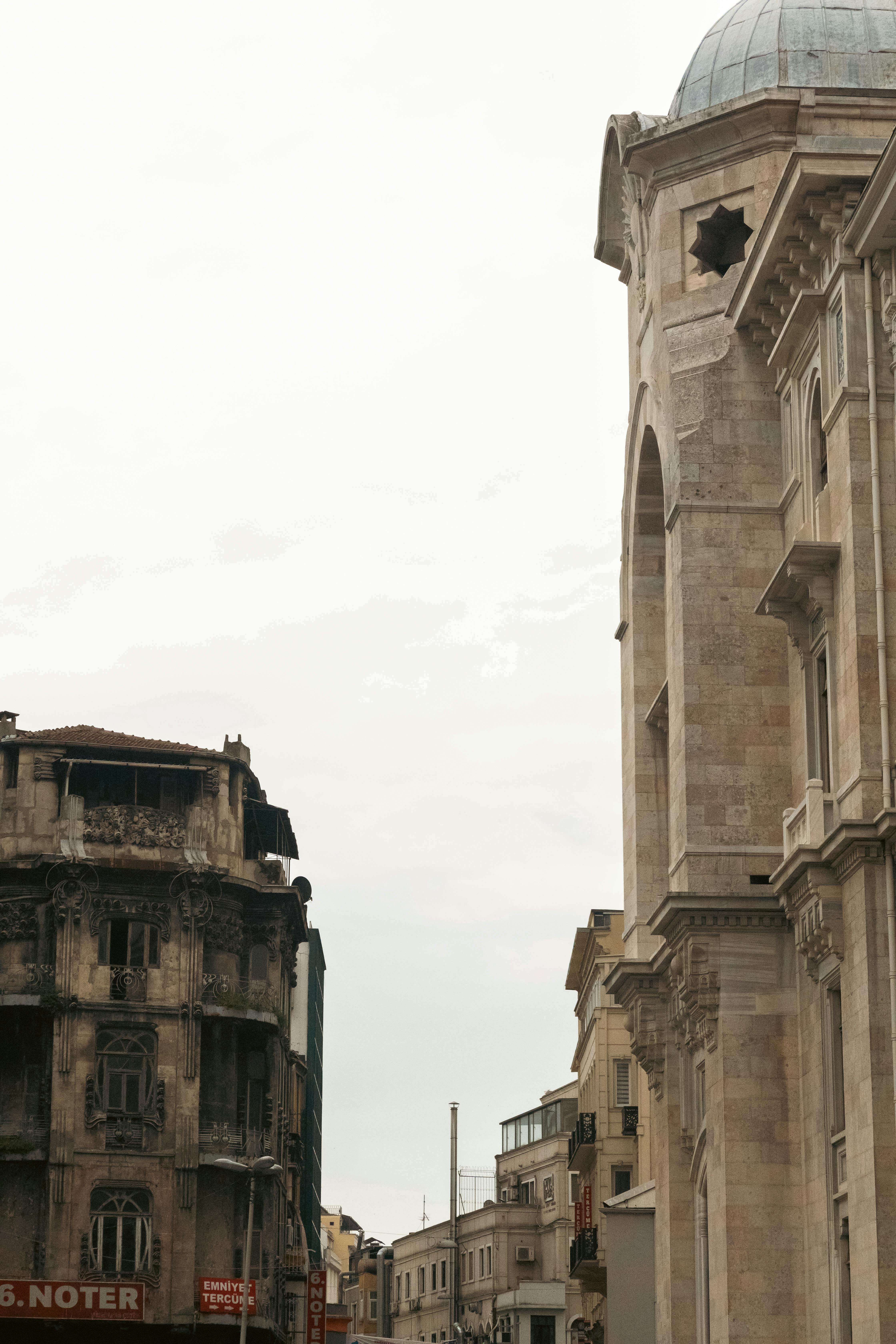 Historic Architecture and Urban Decay · Free Stock Photo