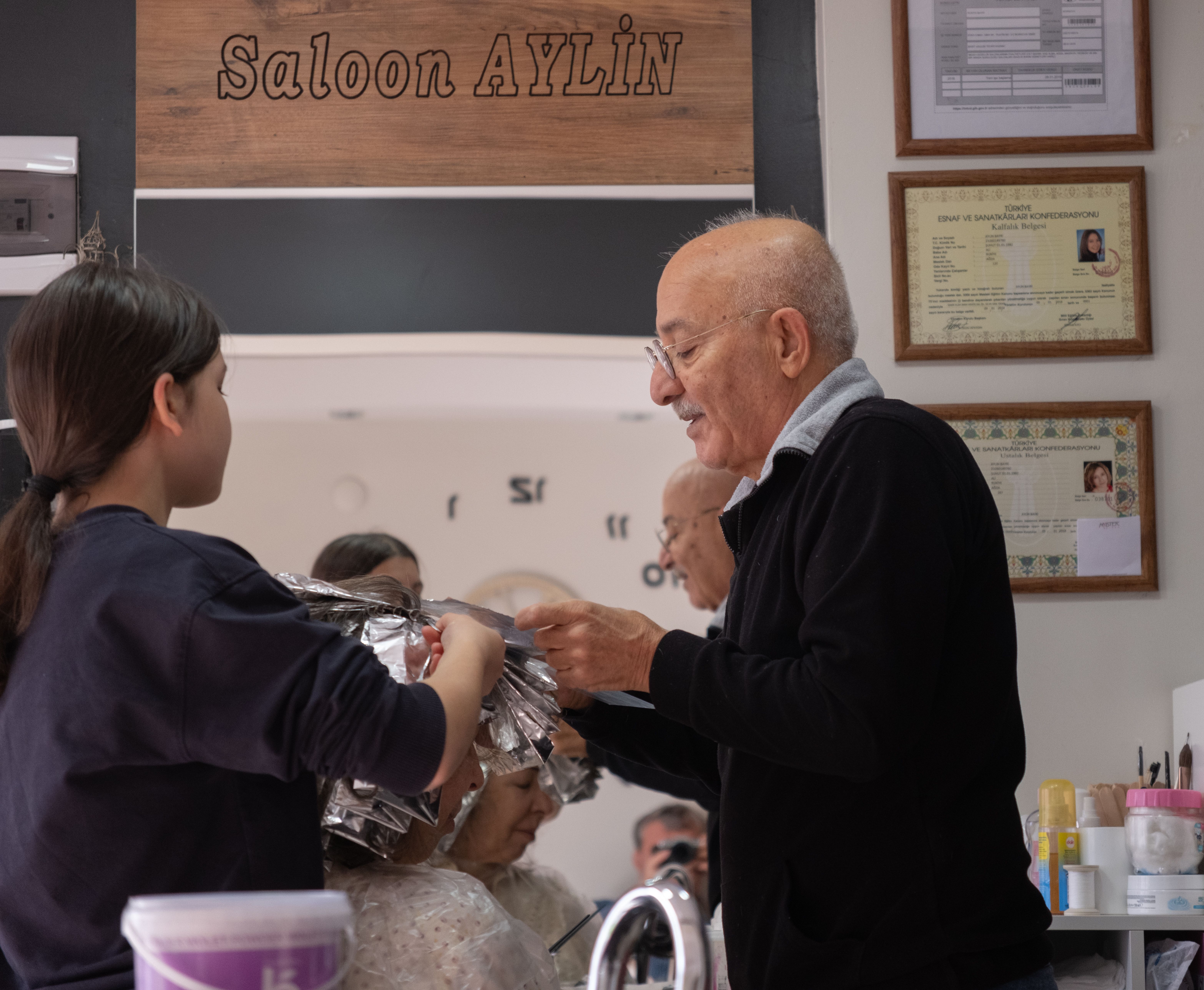 Hair Salon Experience in İzmir, Türkiye · Free Stock Photo