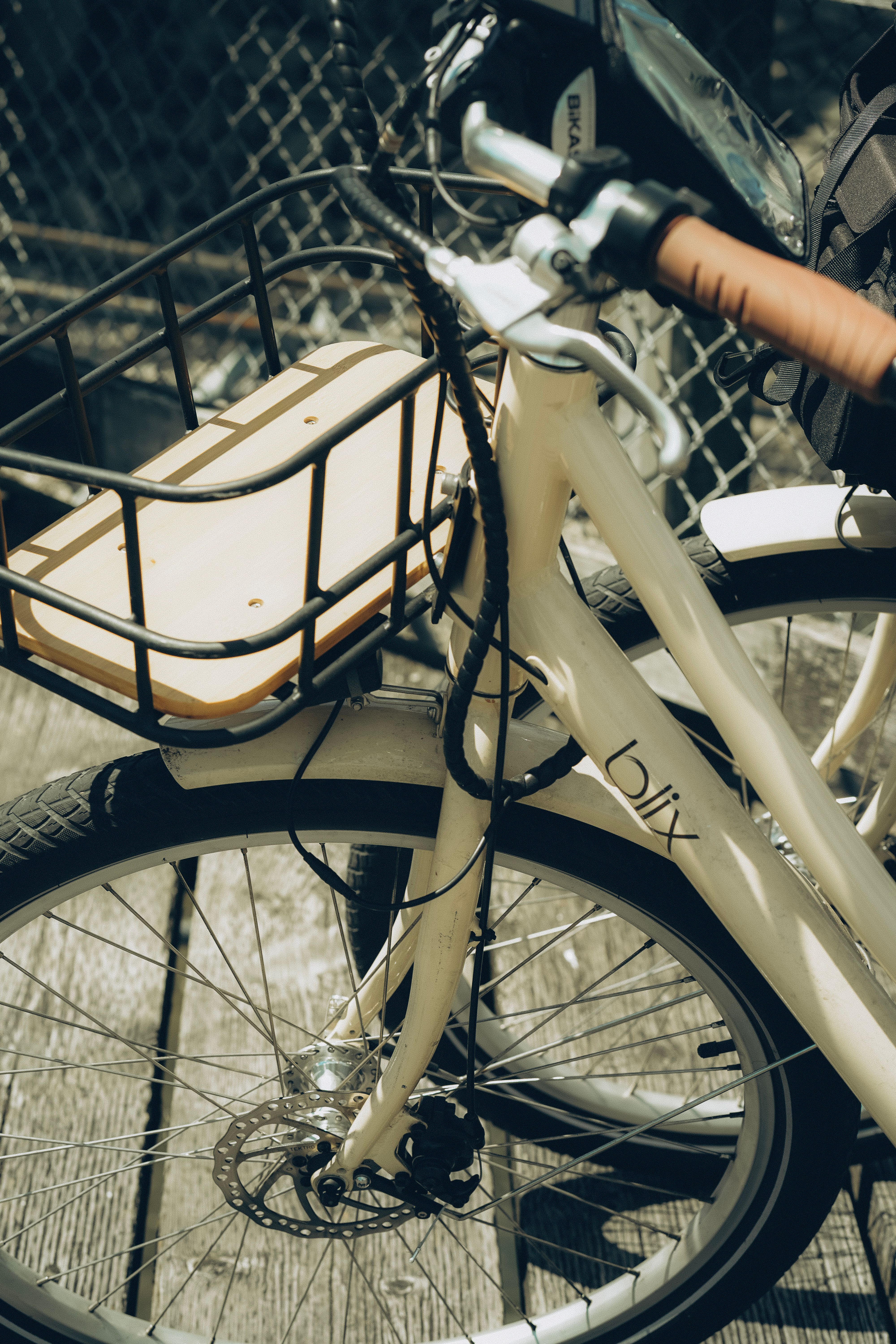 Close-up of Vintage Style Bicycle with Basket · Free Stock Photo