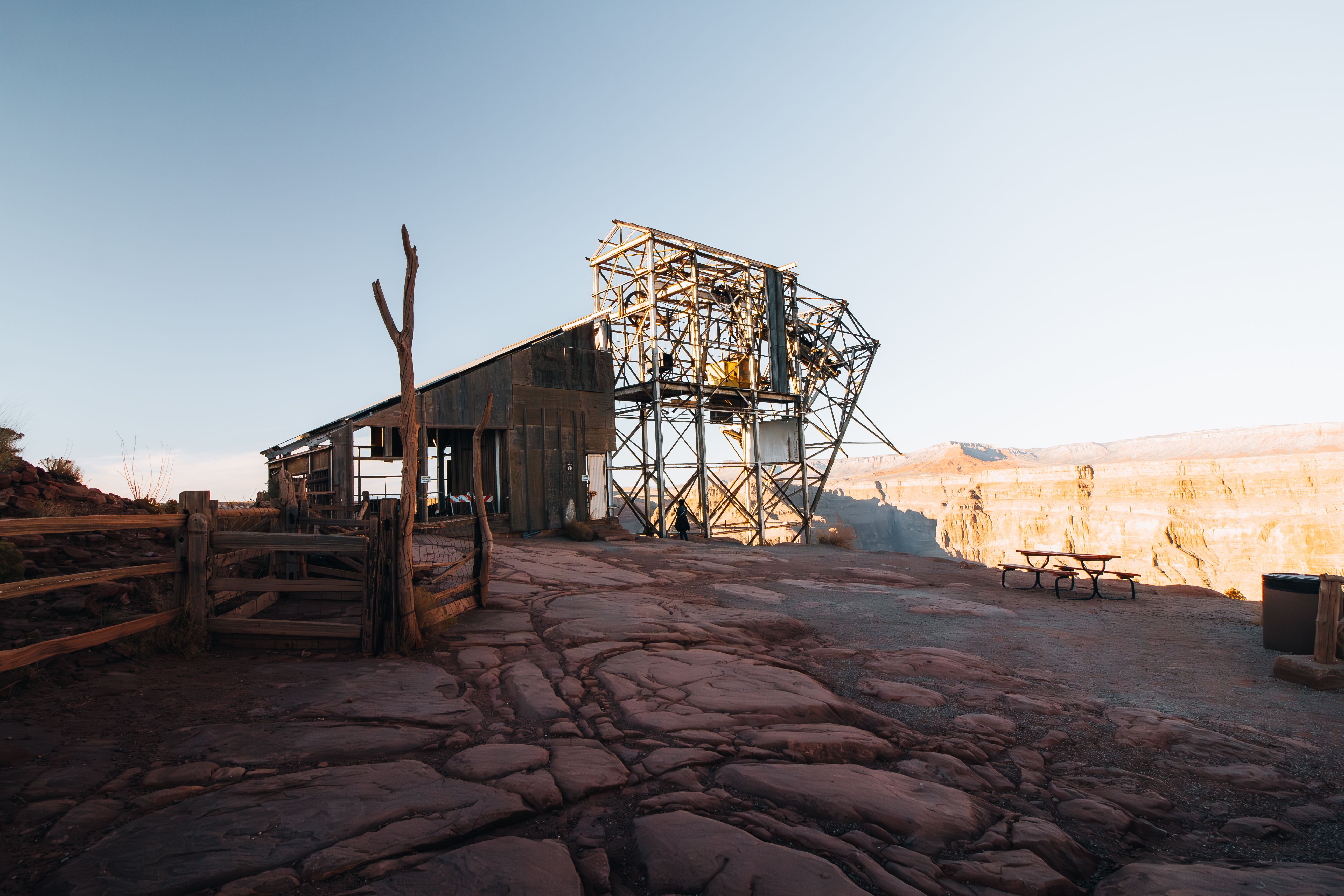 Rustic Structure Overlooking Arizona Canyon · Free Stock Photo
