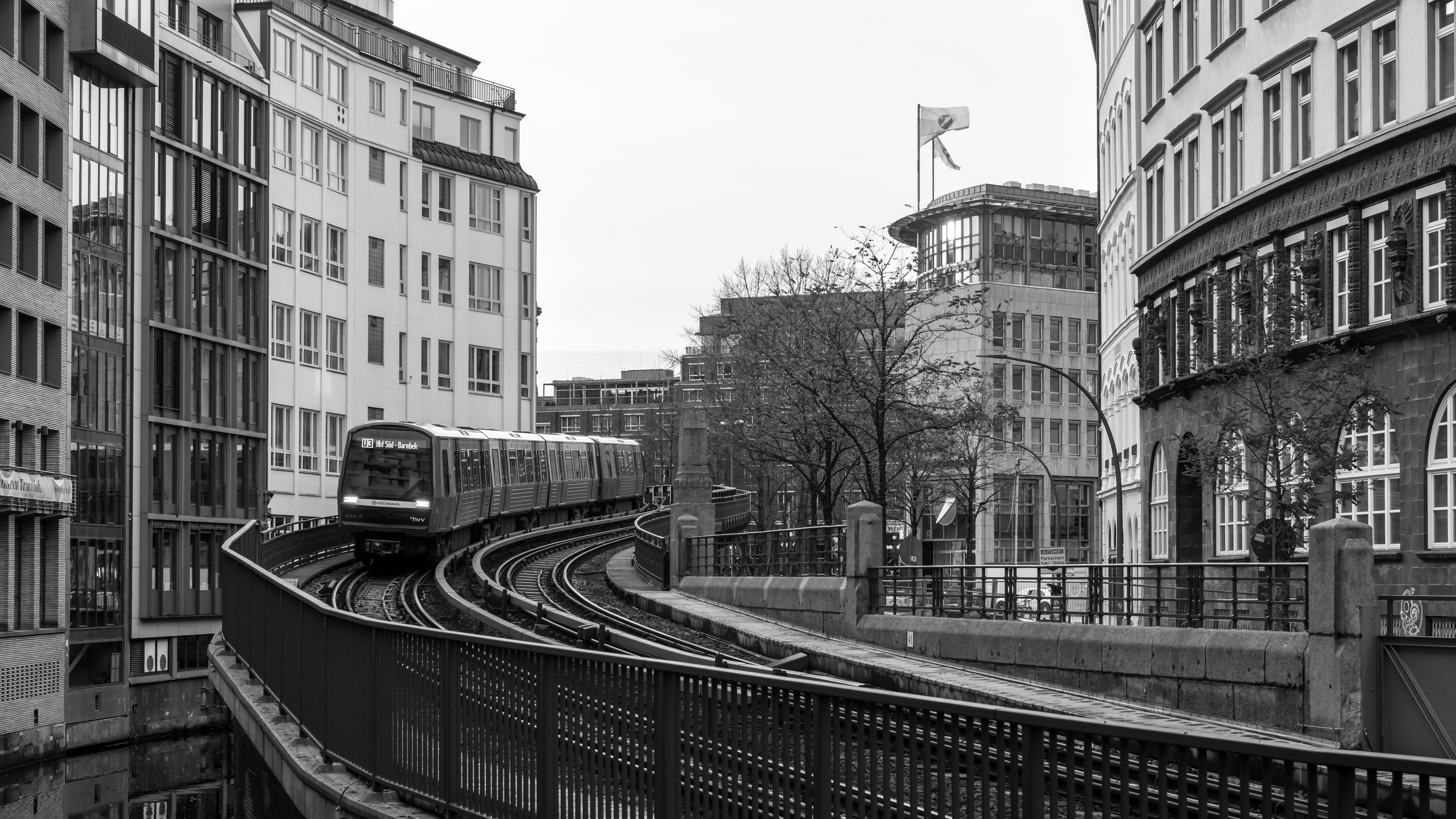 Monochrome Hamburg Railway Architecture · Free Stock Photo