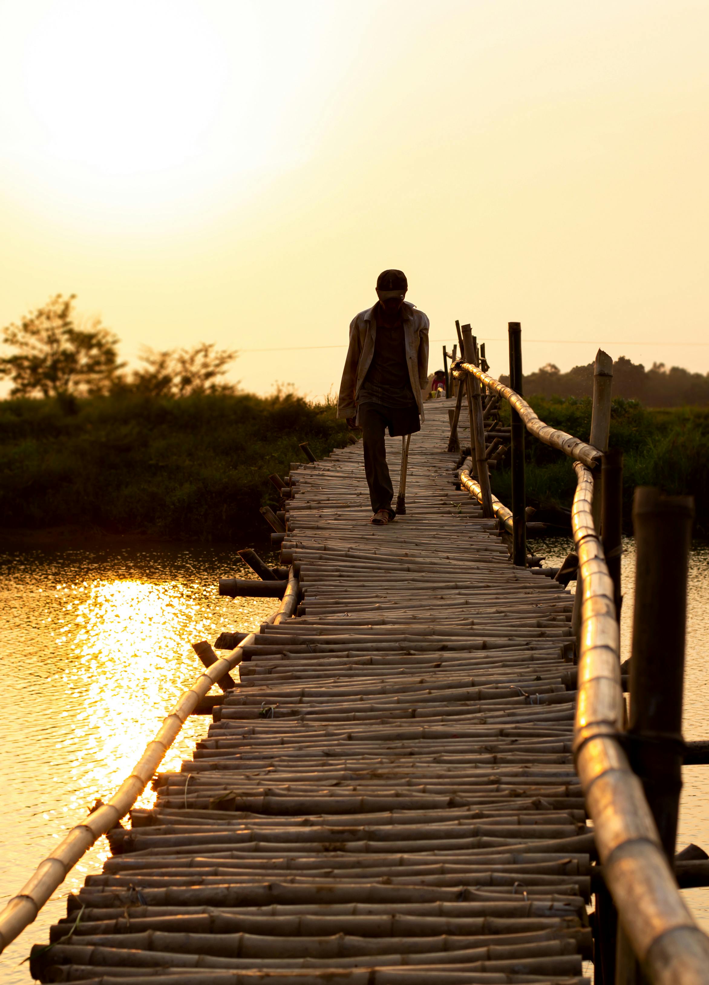 Tranquil Walk on Bamboo Bridge in Hội An · Free Stock Photo