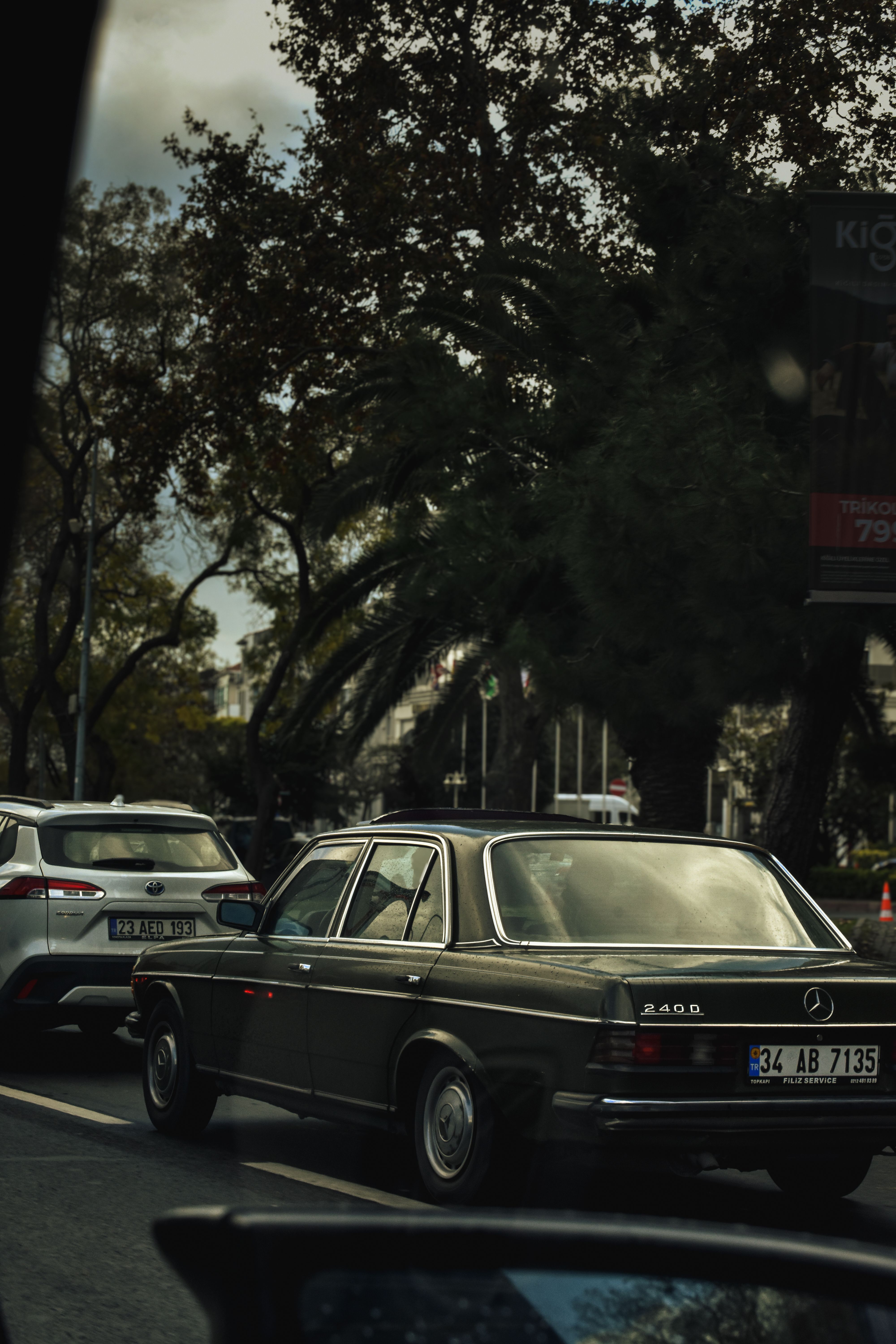 Vintage Car on İstanbul Street in Autumn · Free Stock Photo