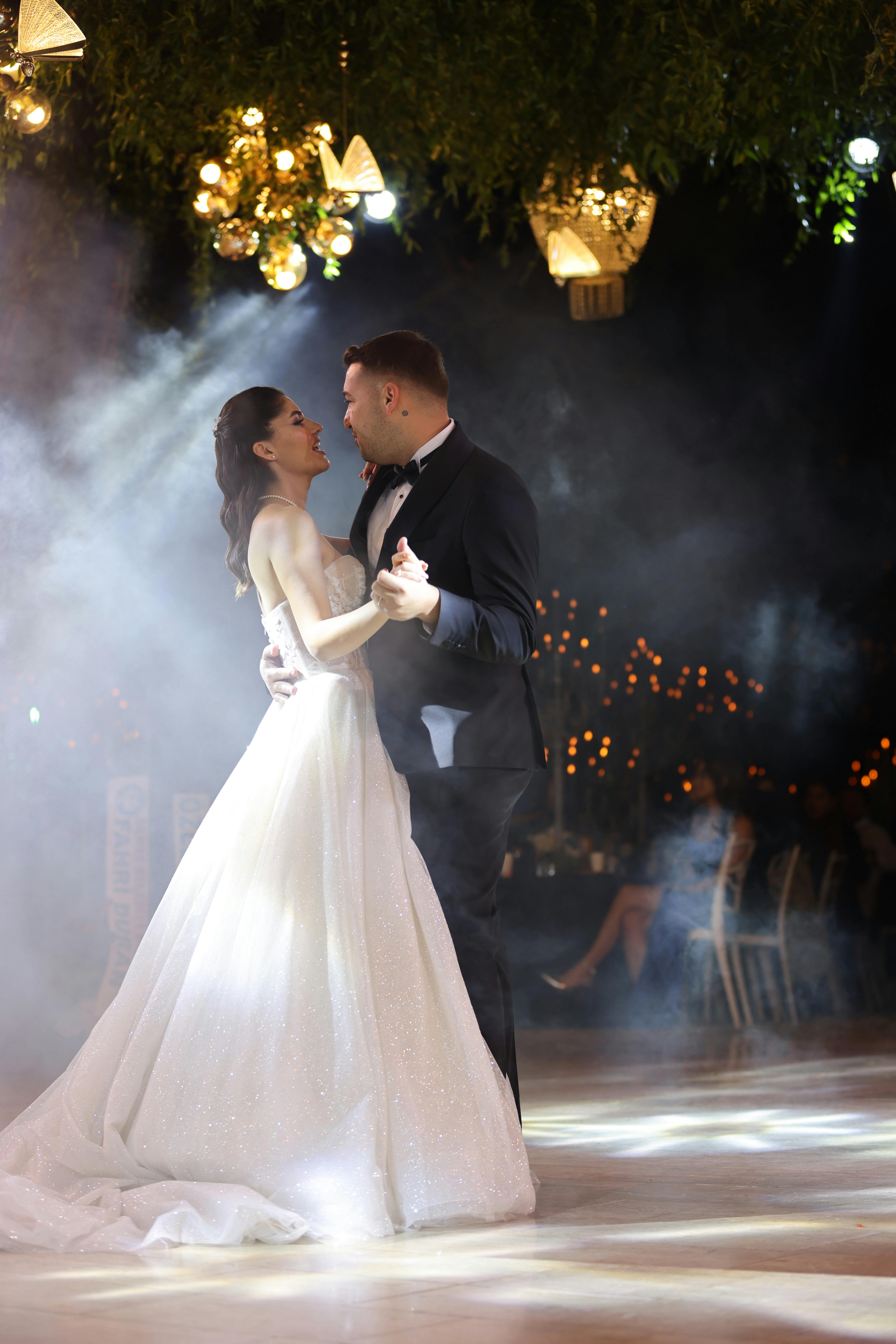 Elegant Couple's First Dance at Wedding Reception · Free Stock Photo