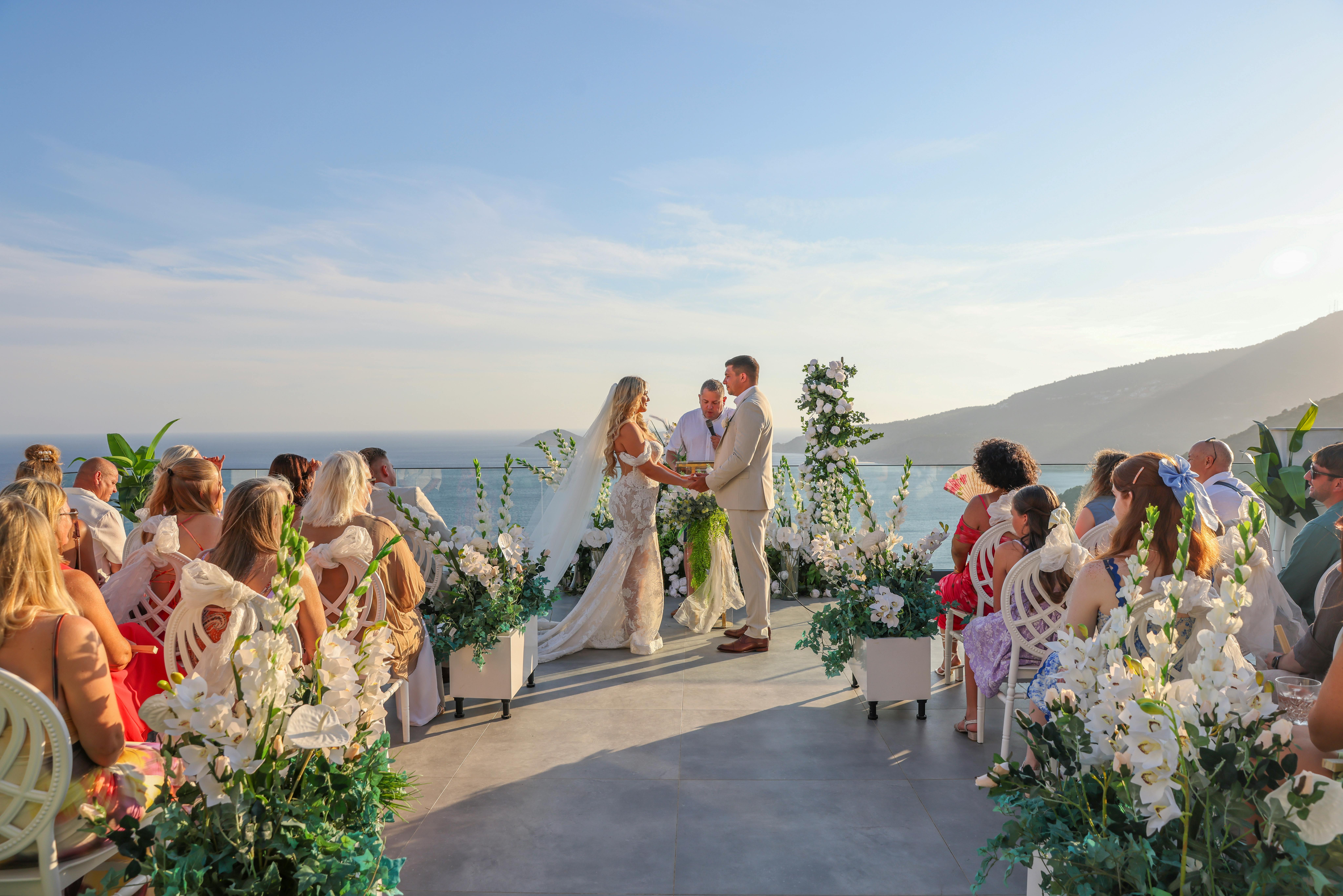 Happy Destination Wedding Guests Photos, Download The BEST Free Happy ...