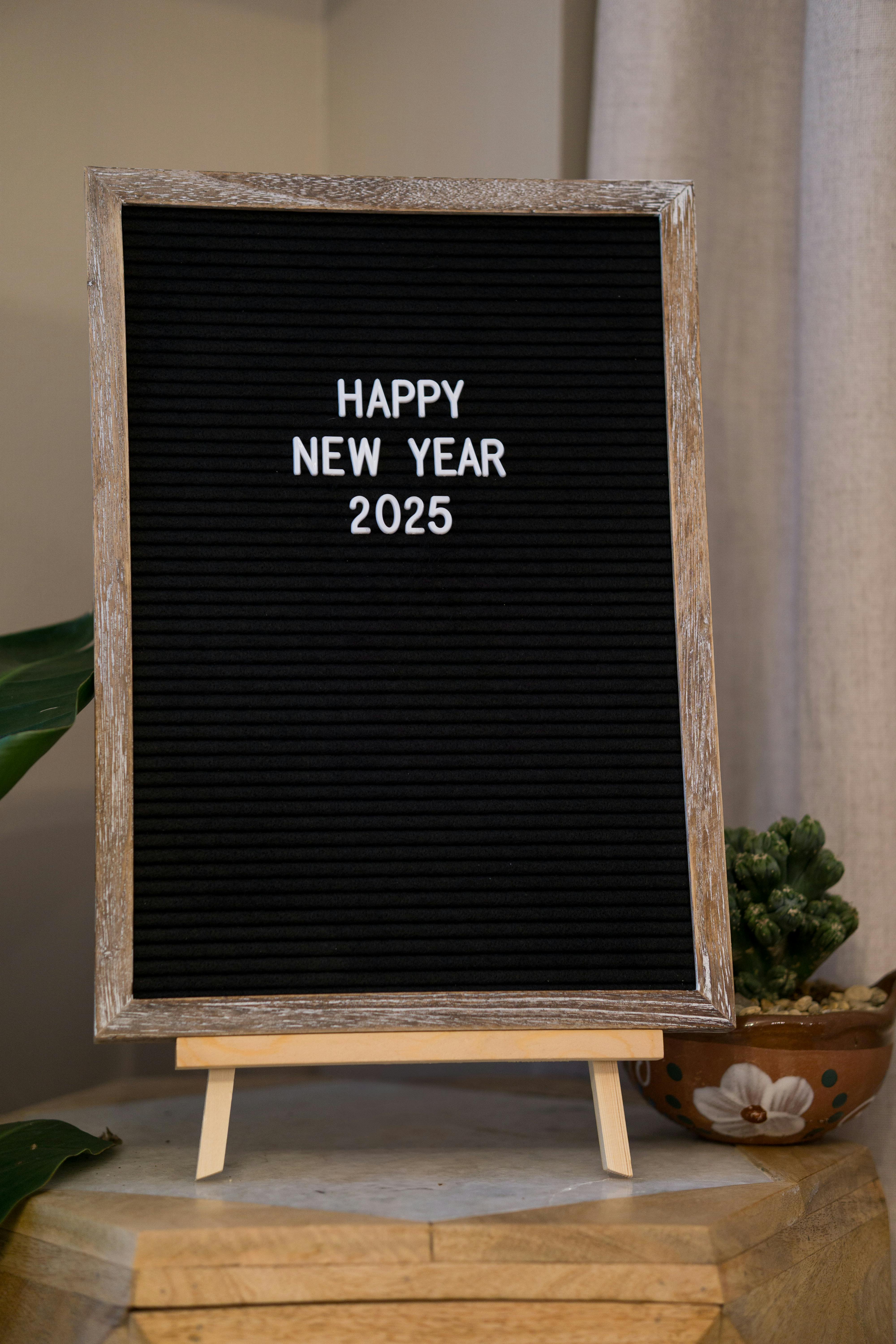 Tablón De Mensajes De Celebración Del Año Nuevo 2025 · Foto de stock ...
