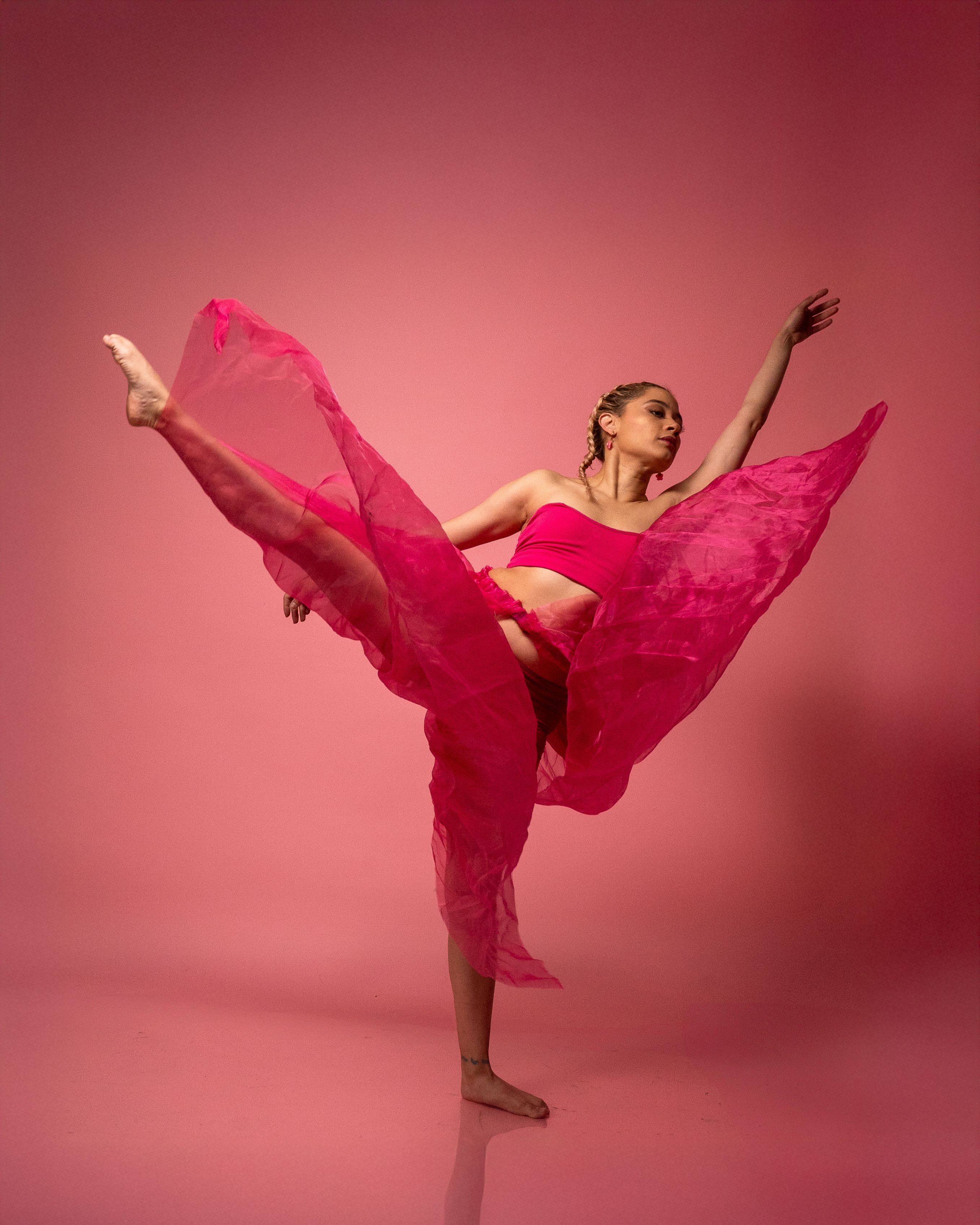 Stage Pose Photos, Download The BEST Free Stage Pose Stock Photos & HD ...