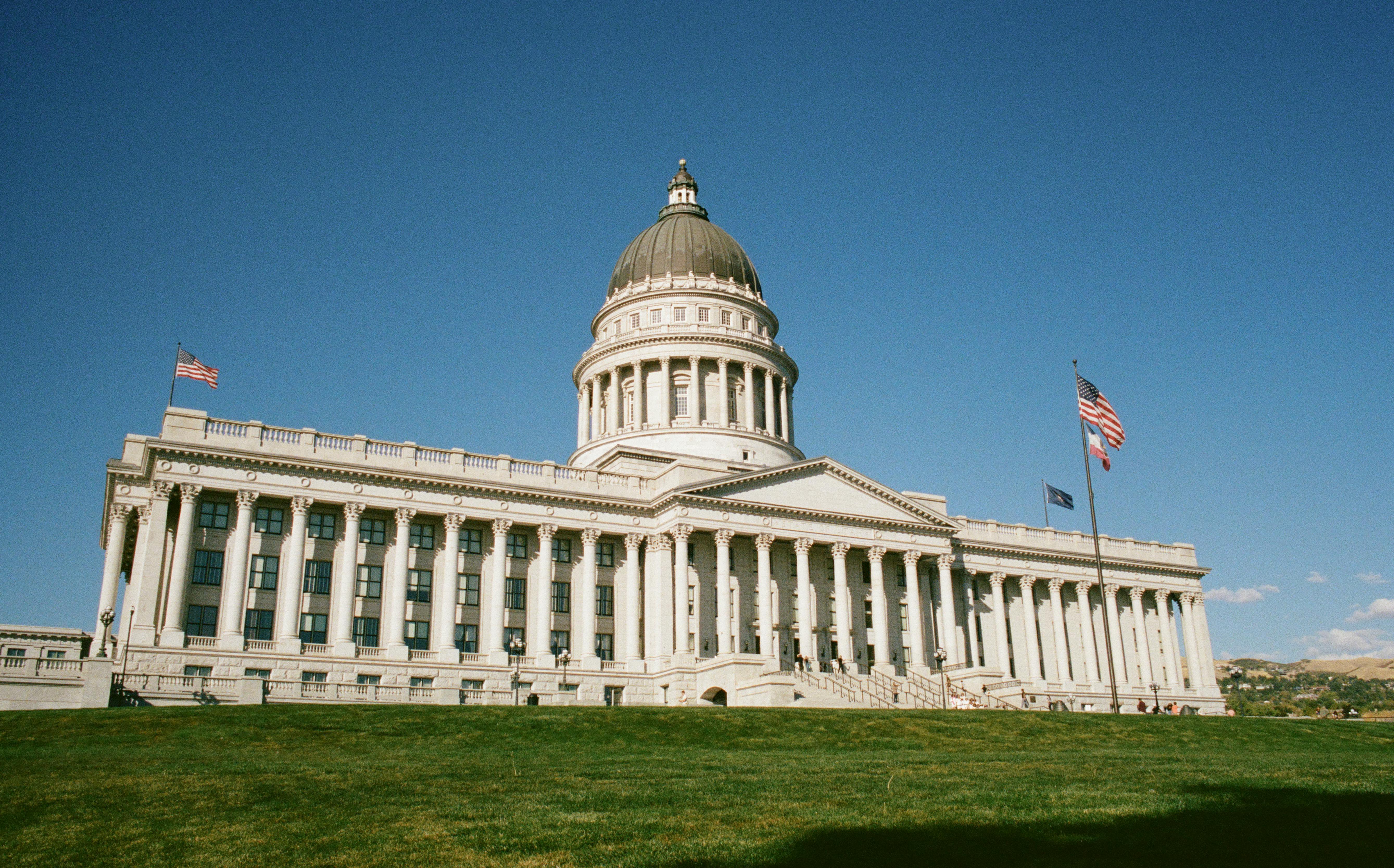 Majestic View of a Historic Government Building · Free Stock Photo