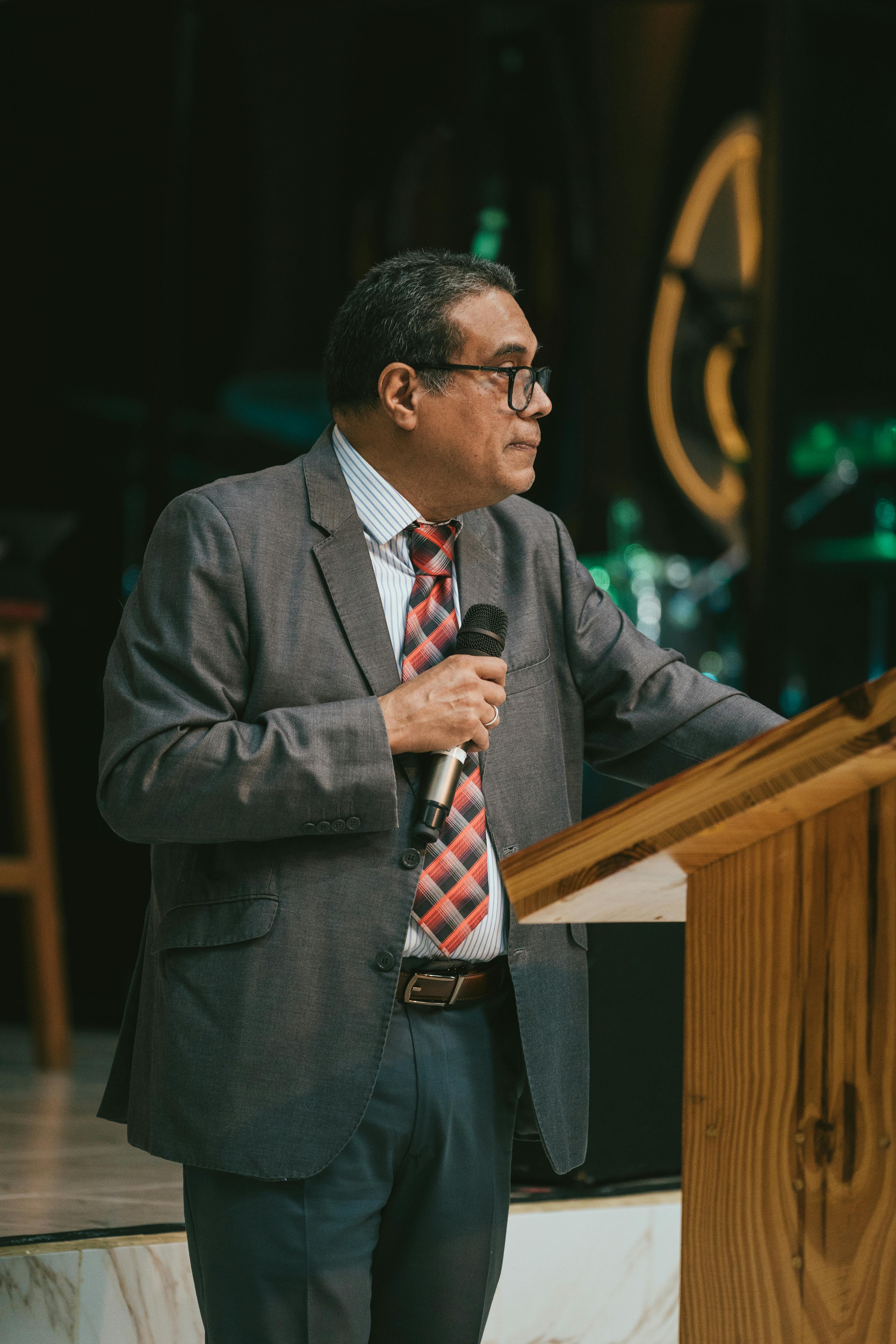 Business Suit And Tie Photos, Download The BEST Free Business Suit And Tie Stock Photos & HD Images