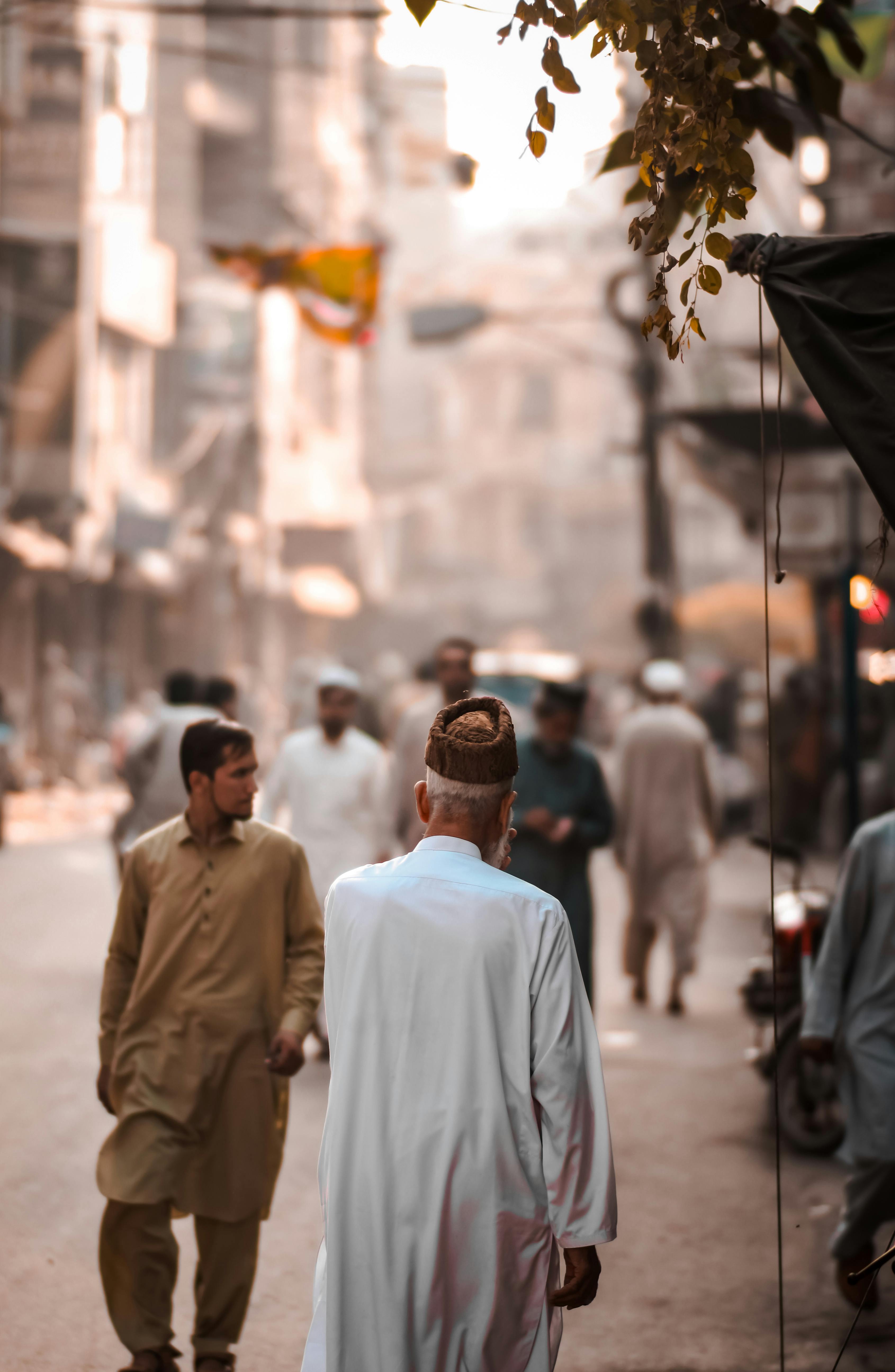 Bustling Street Scene in Peshawar, Pakistan · Free Stock Photo