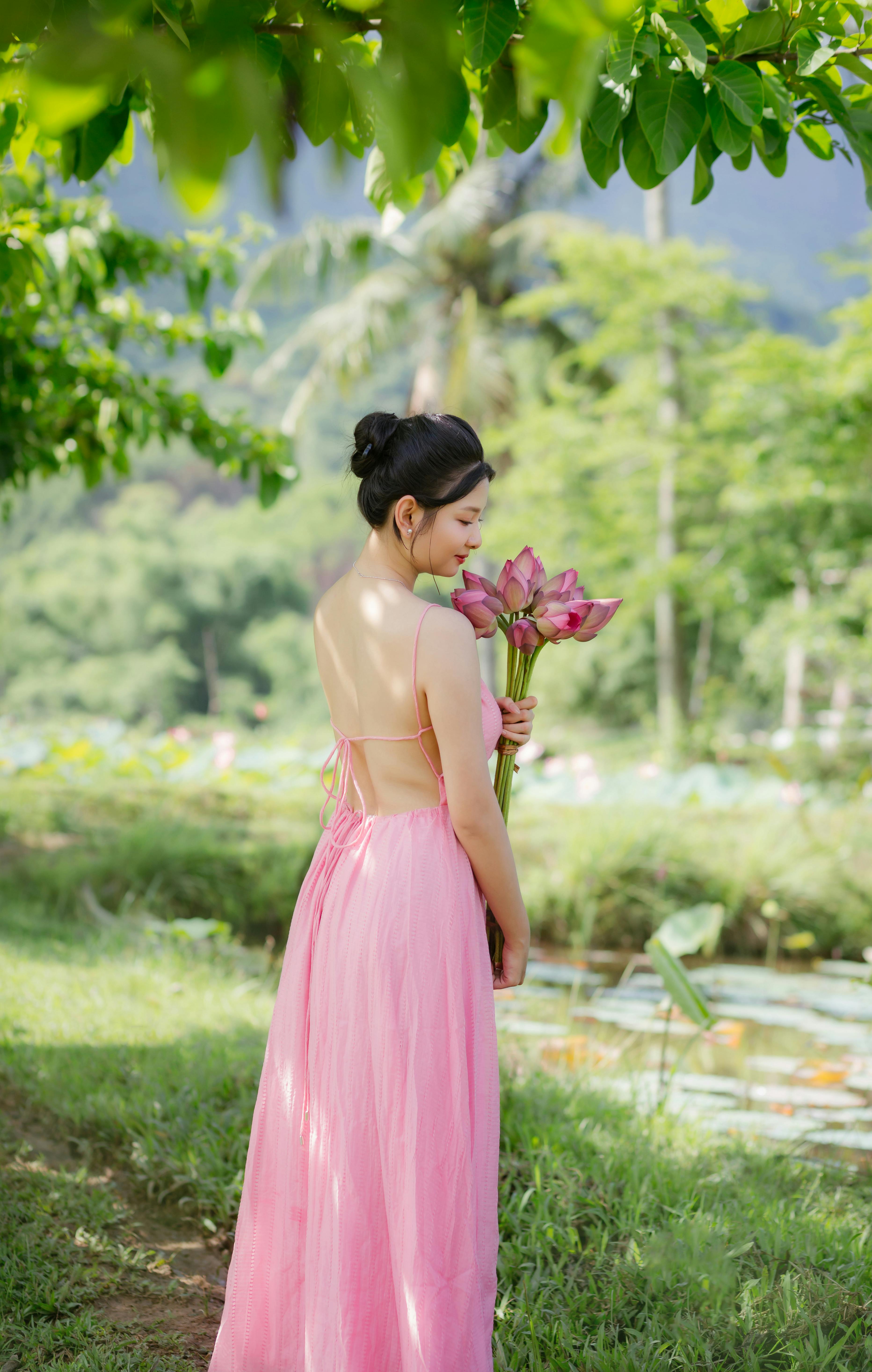 Lotus In Hand Photos, Download The BEST Free Lotus In Hand Stock Photos ...