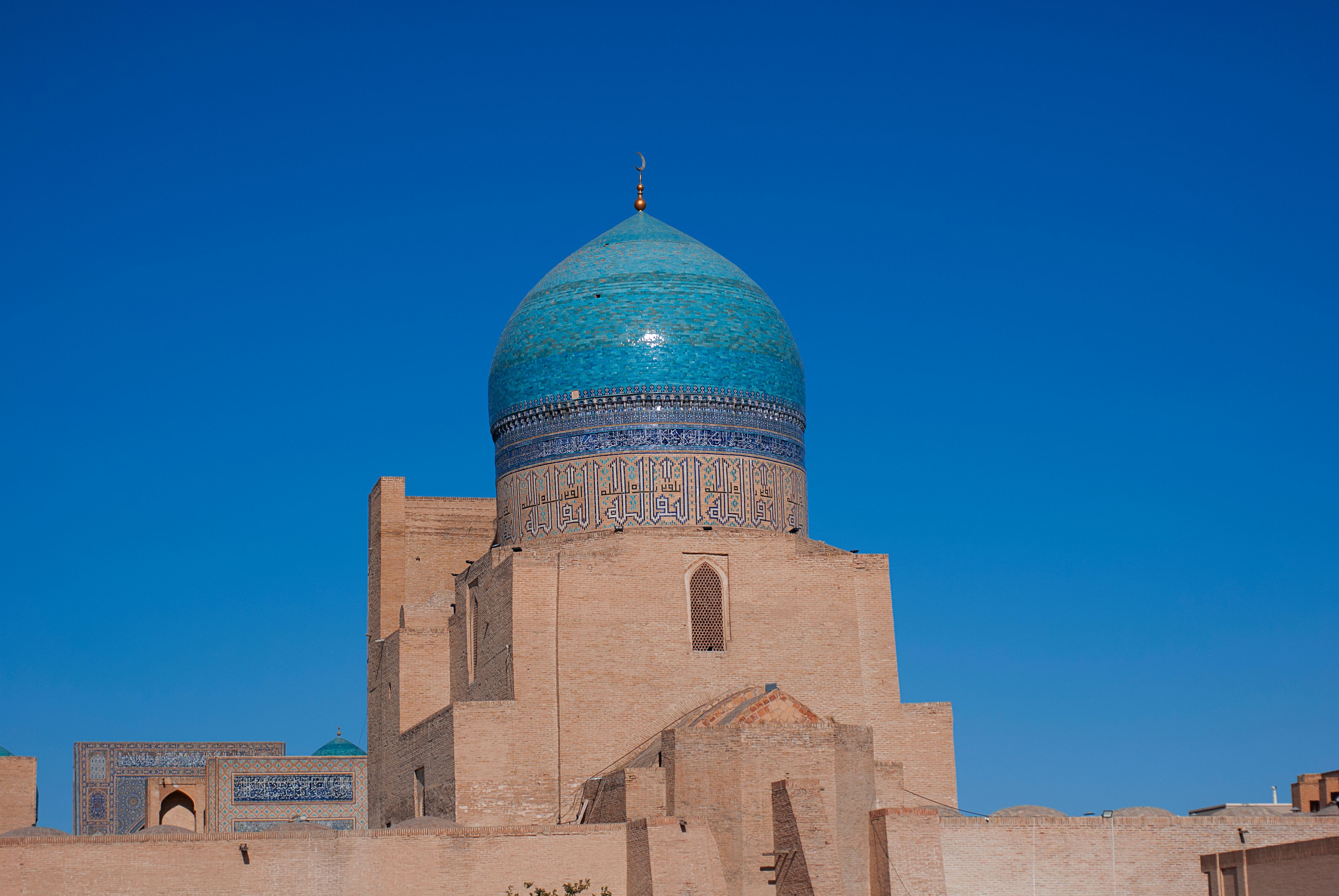Stunning Dome of Historic Islamic Architecture · Free Stock Photo
