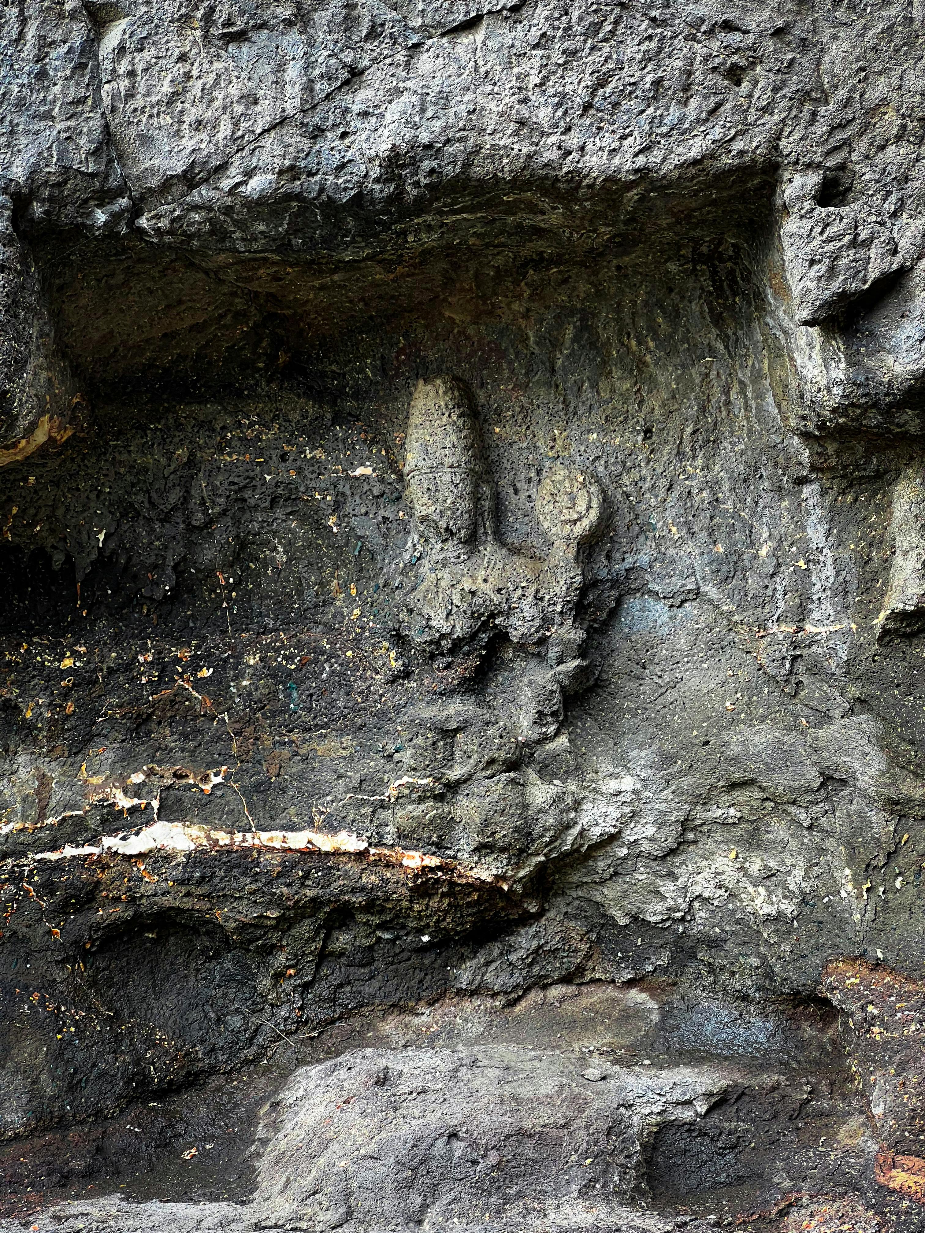 Esculturas Rupestres Antigas No Templo Indiano · Foto profissional gratuita