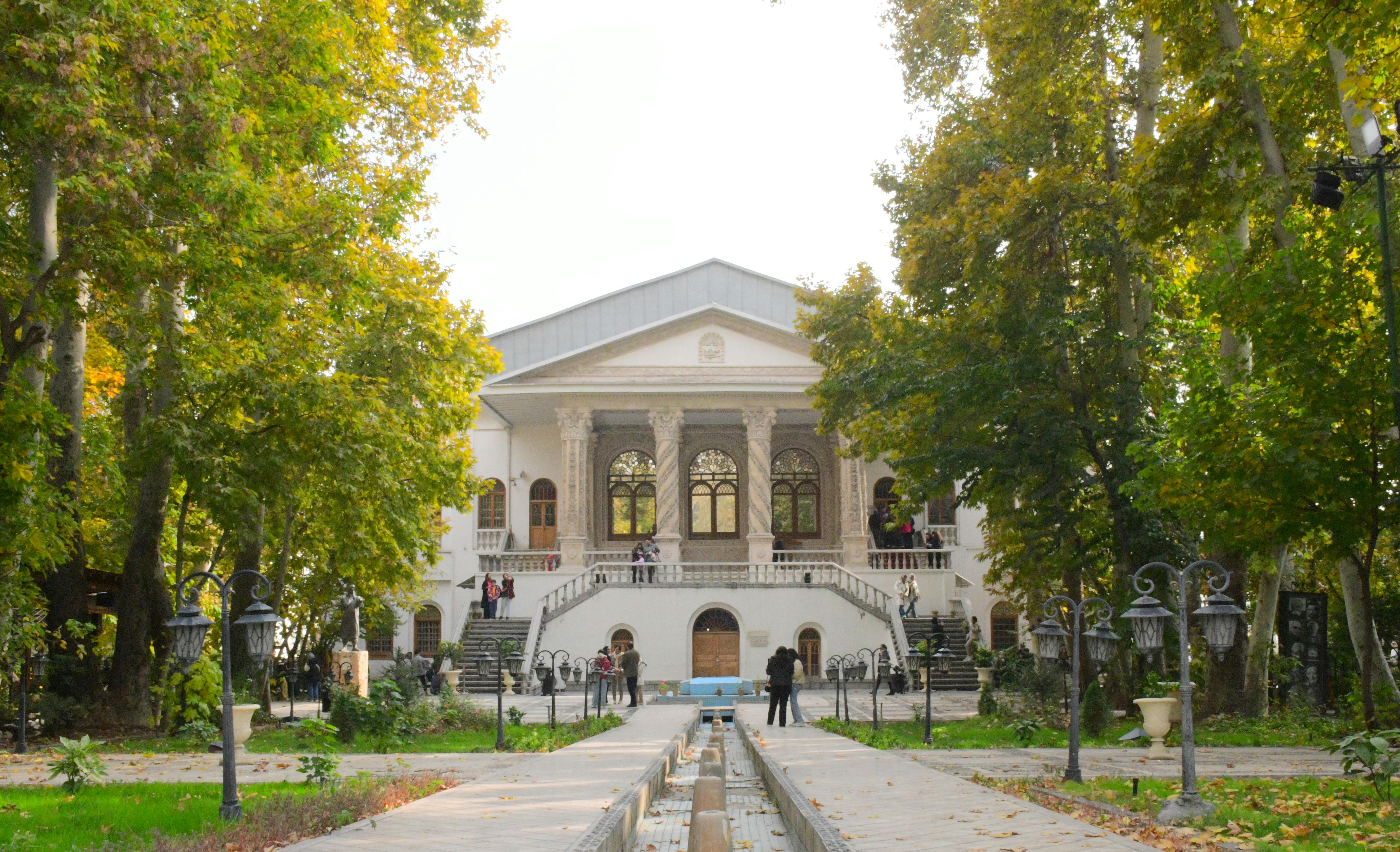Historic Mansion in Tehran with Lush Gardens · Free Stock Photo