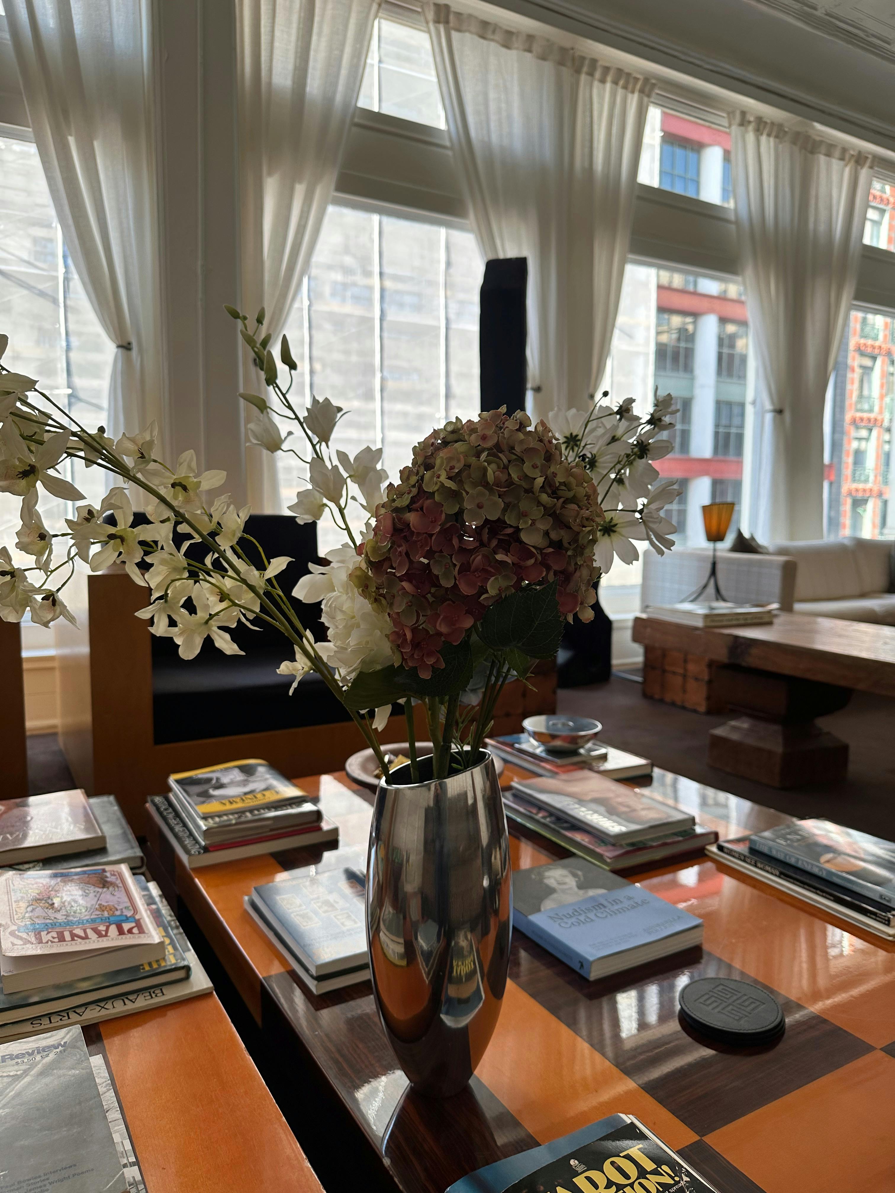 Magazines On Table Photos, Download The BEST Free Magazines On Table ...