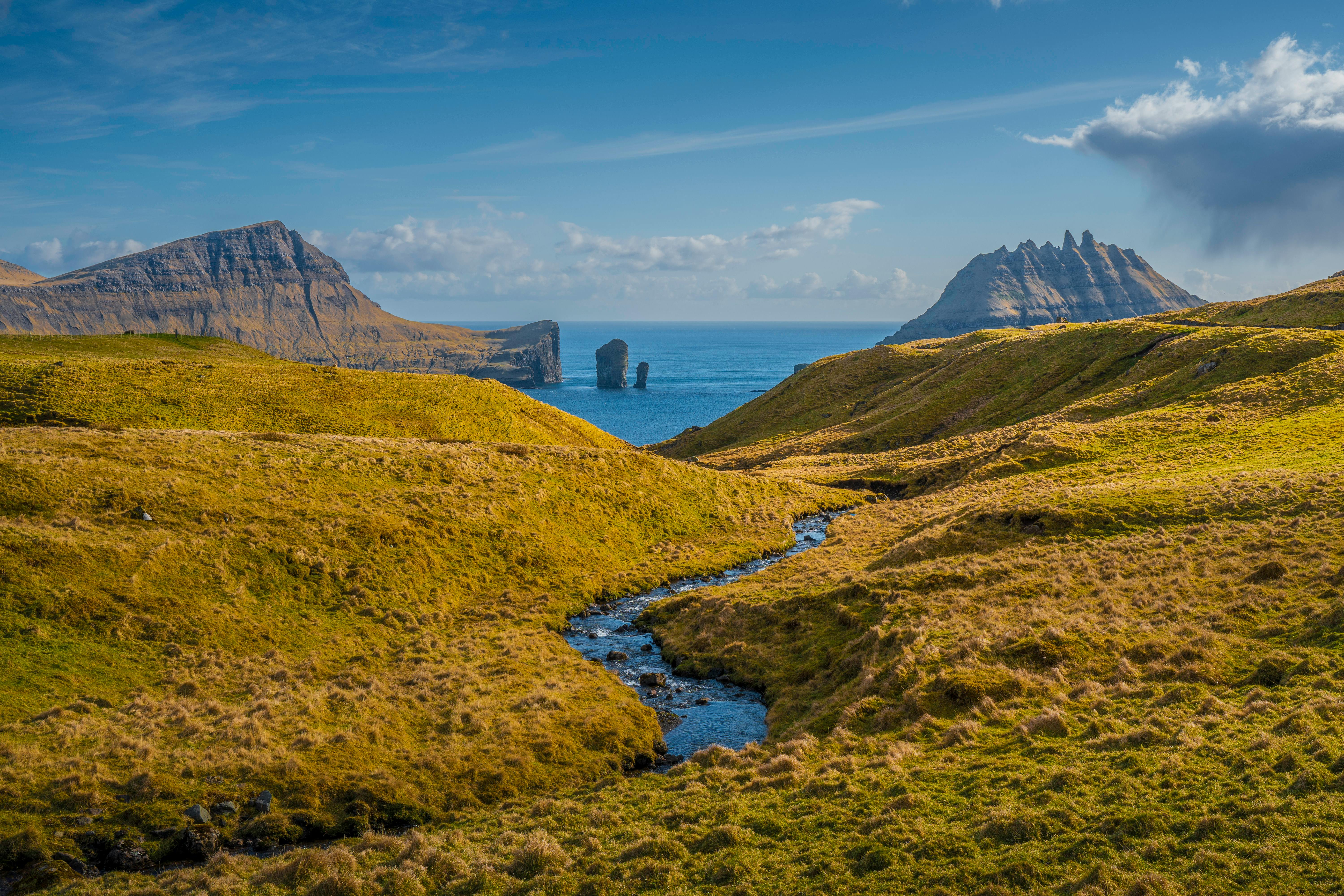 Stunning Faroe Islands Landscape with Mountains and Stream · Free Stock ...