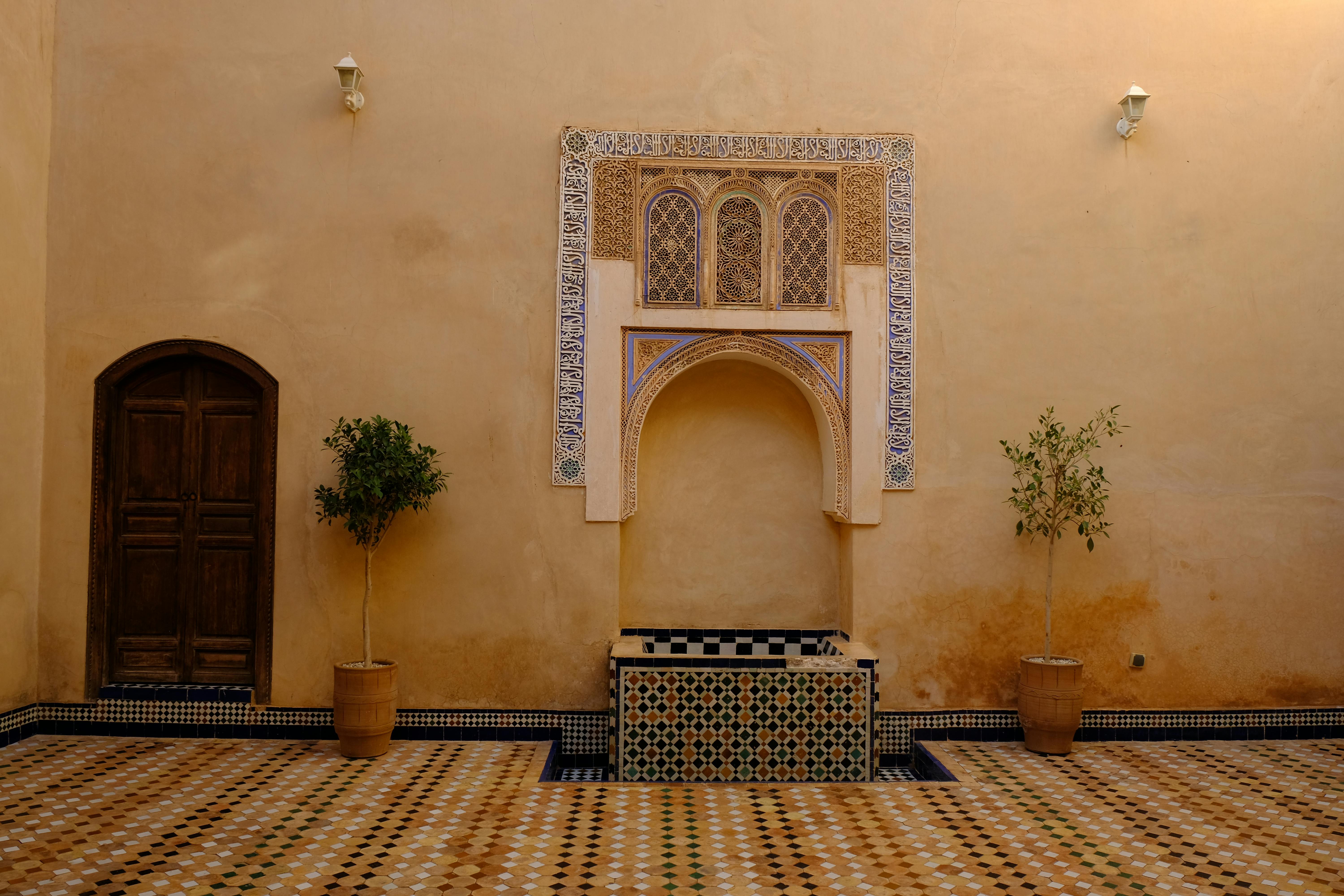 Traditional Moroccan Courtyard Architecture · Free Stock Photo