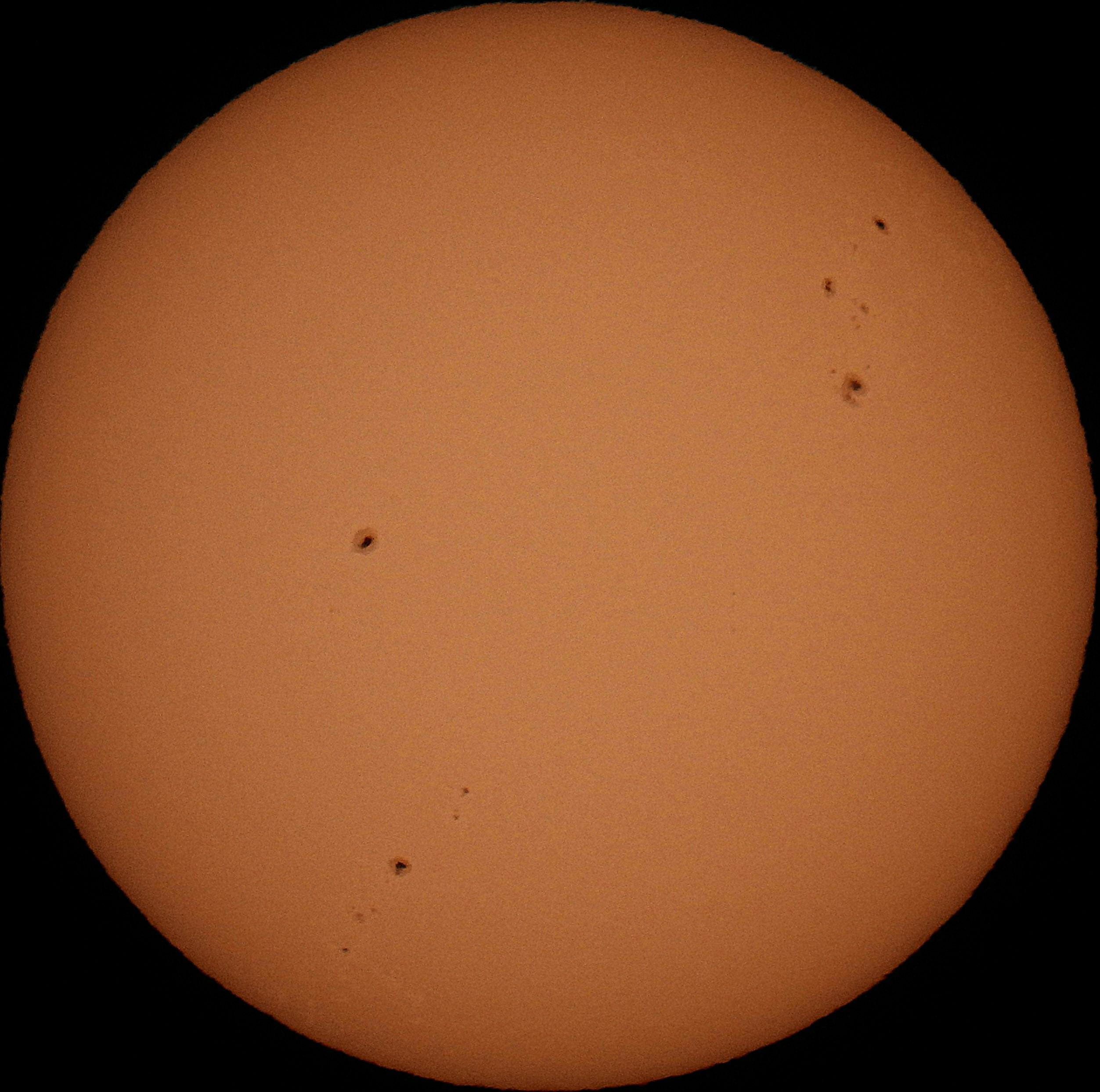Detailed Solar Surface with Sunspots Close-up · Free Stock Photo