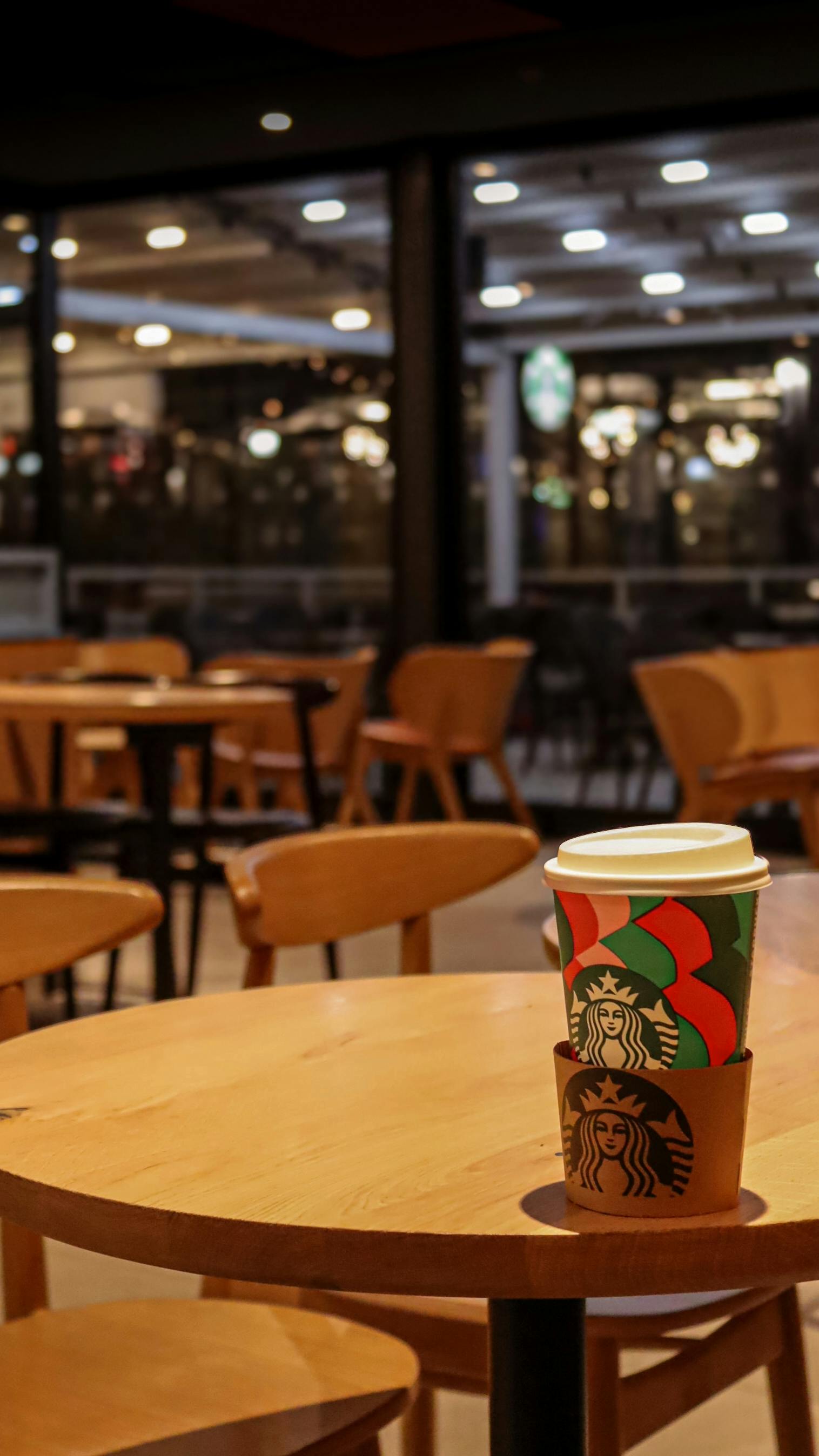 Starbucks Coffee Shop Interior Photos, Download The BEST Free Starbucks ...