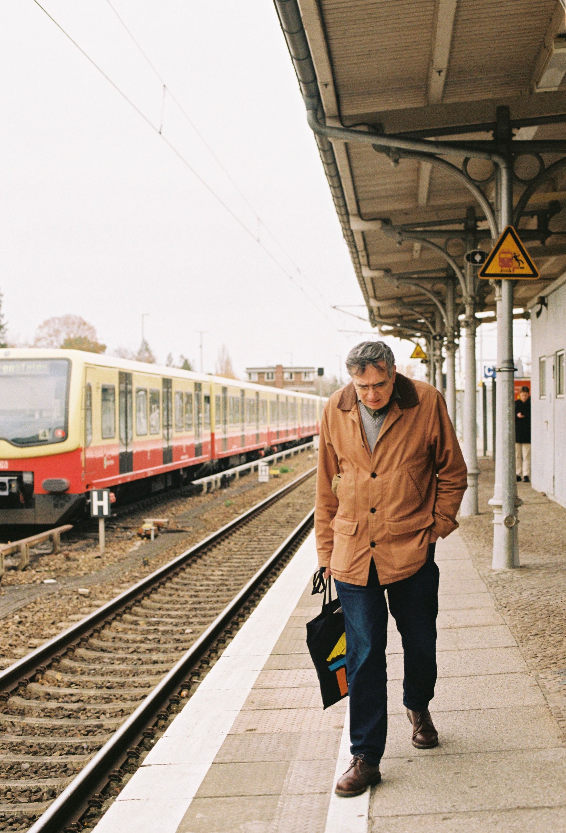 Men Train Station Photos, Download The BEST Free Men Train Station ...