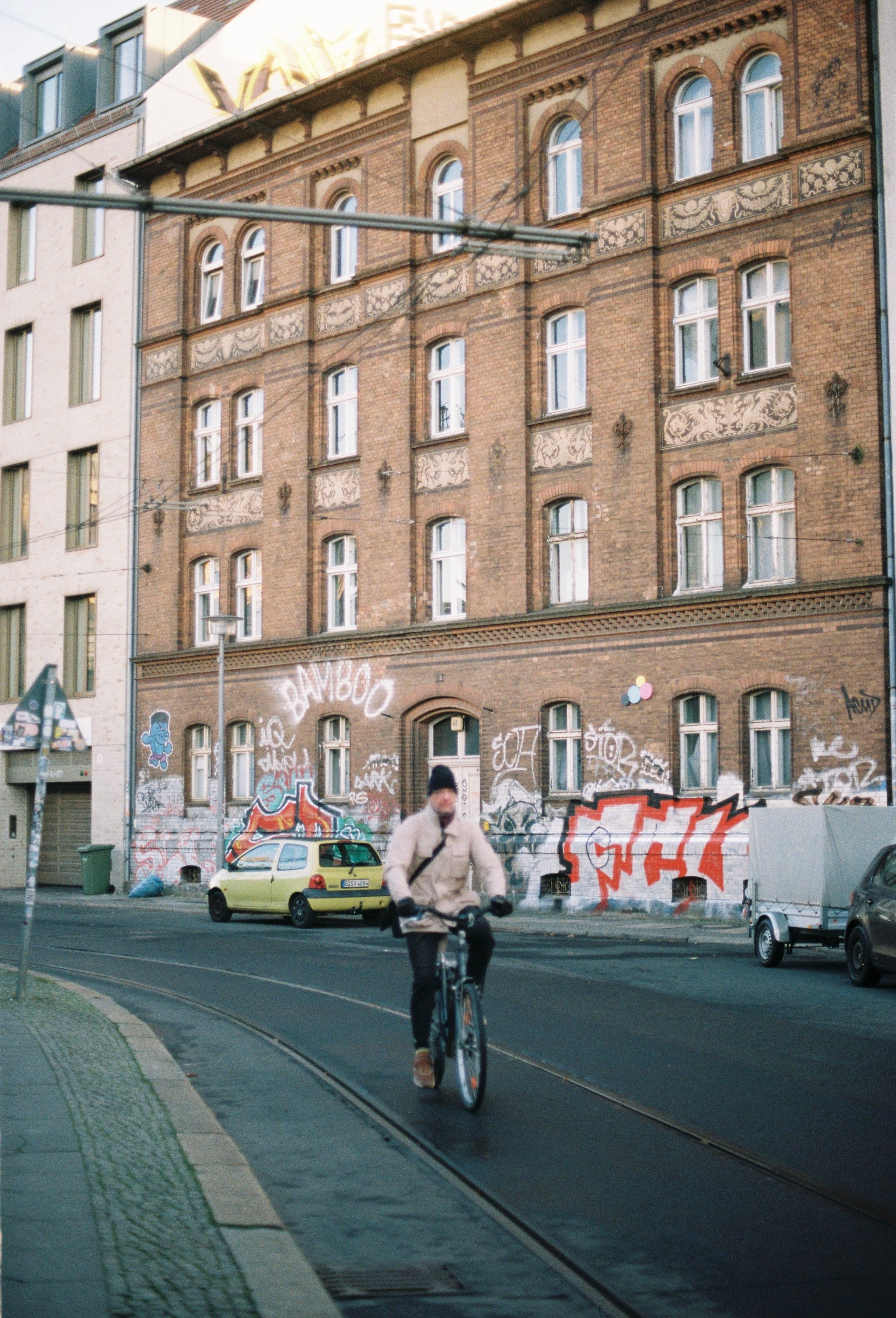Cycling Car Photos, Download The BEST Free Cycling Car Stock Photos ...
