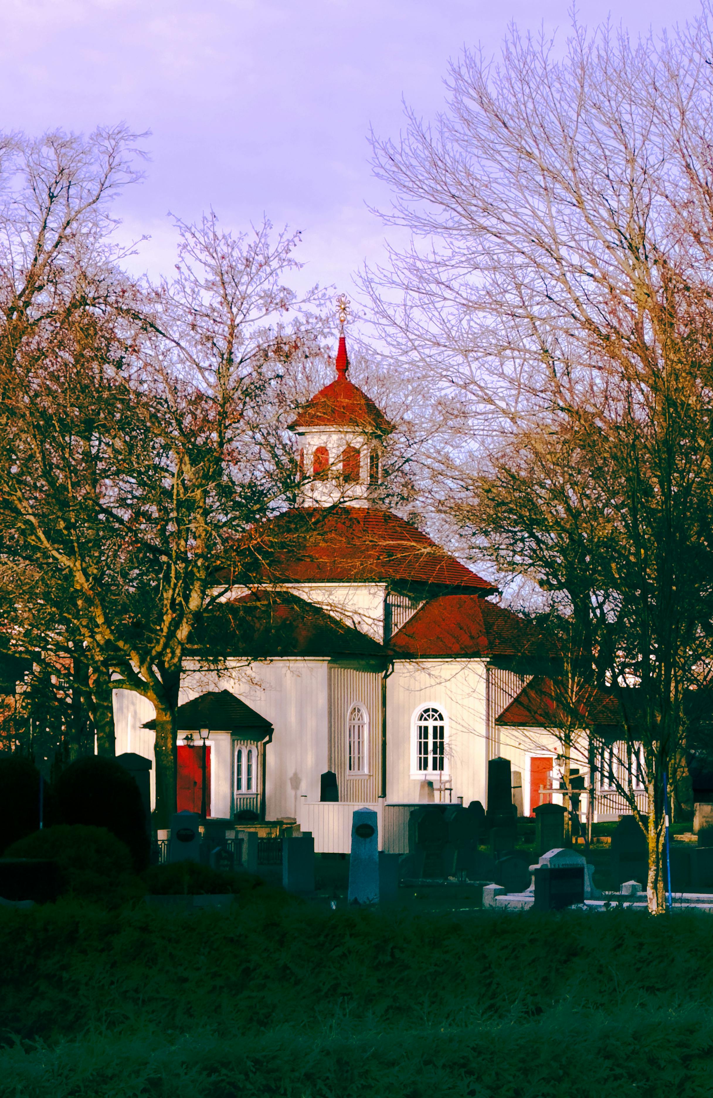 Historic Red Roofed Church in Jönköping · Free Stock Photo