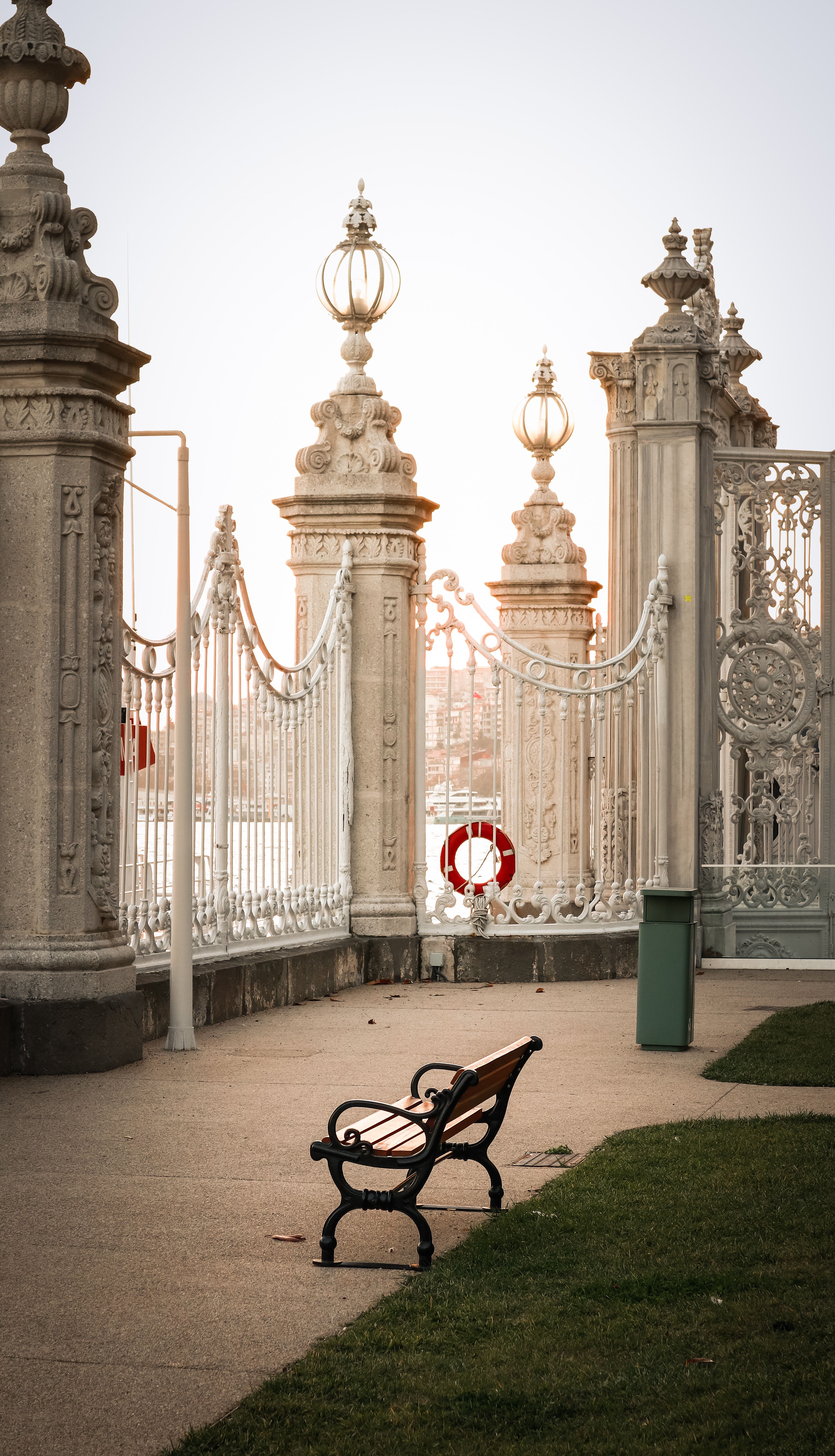 Elegant Historical Gate at Sunset · Free Stock Photo