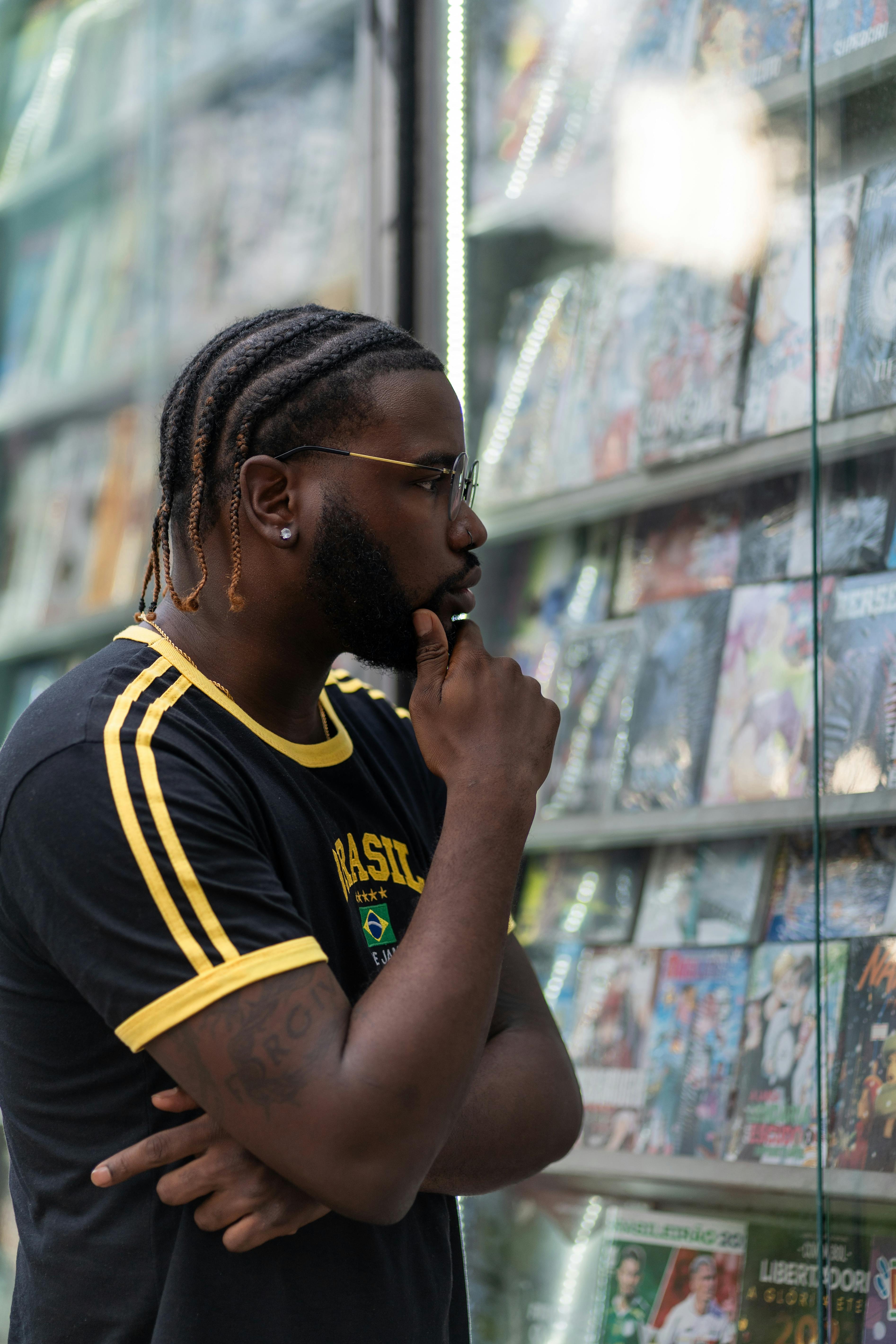 Male Consumer Photos, Download The BEST Free Male Consumer Stock Photos ...