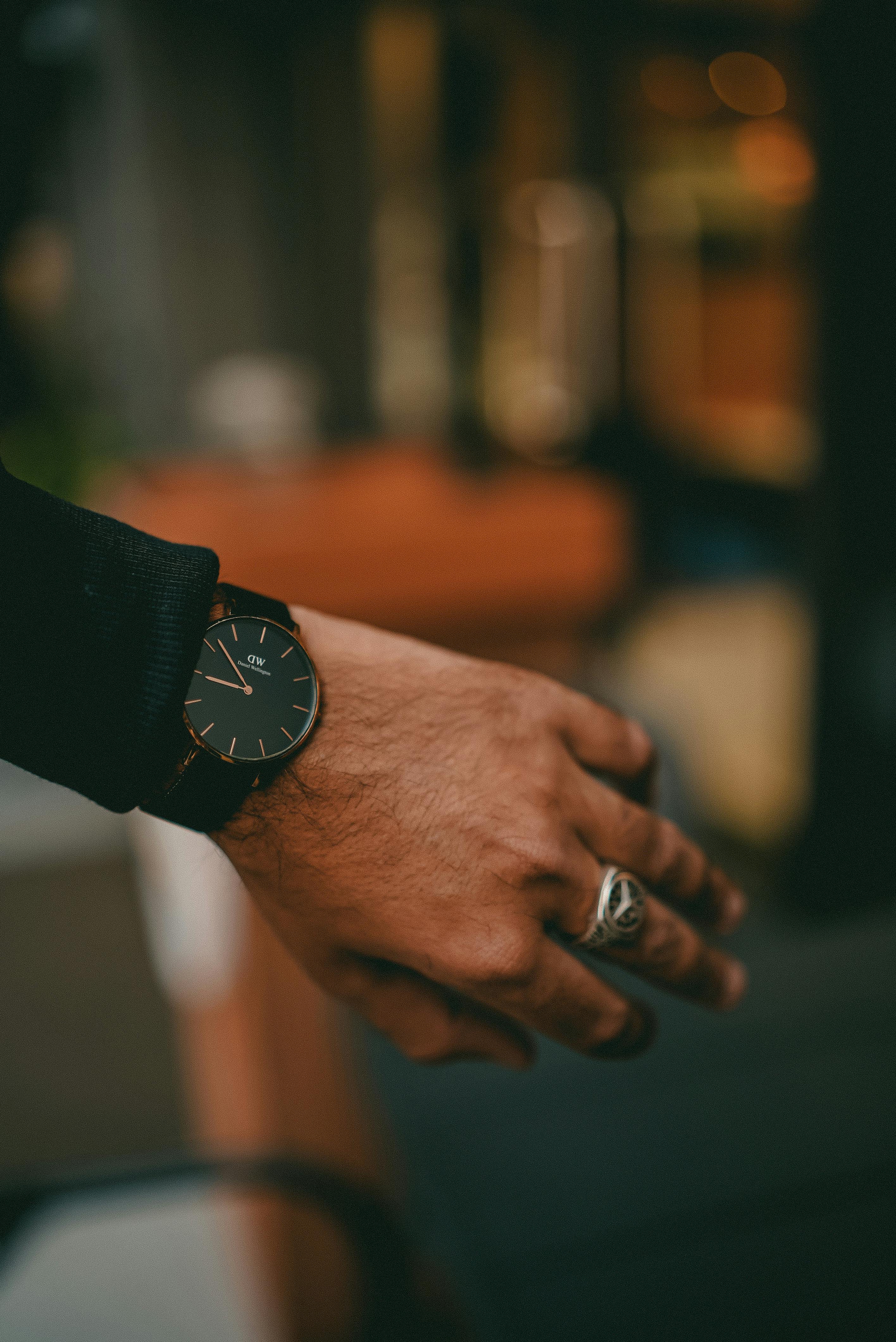 Close-Up Photography of a Hand Near Glass · Free Stock Photo