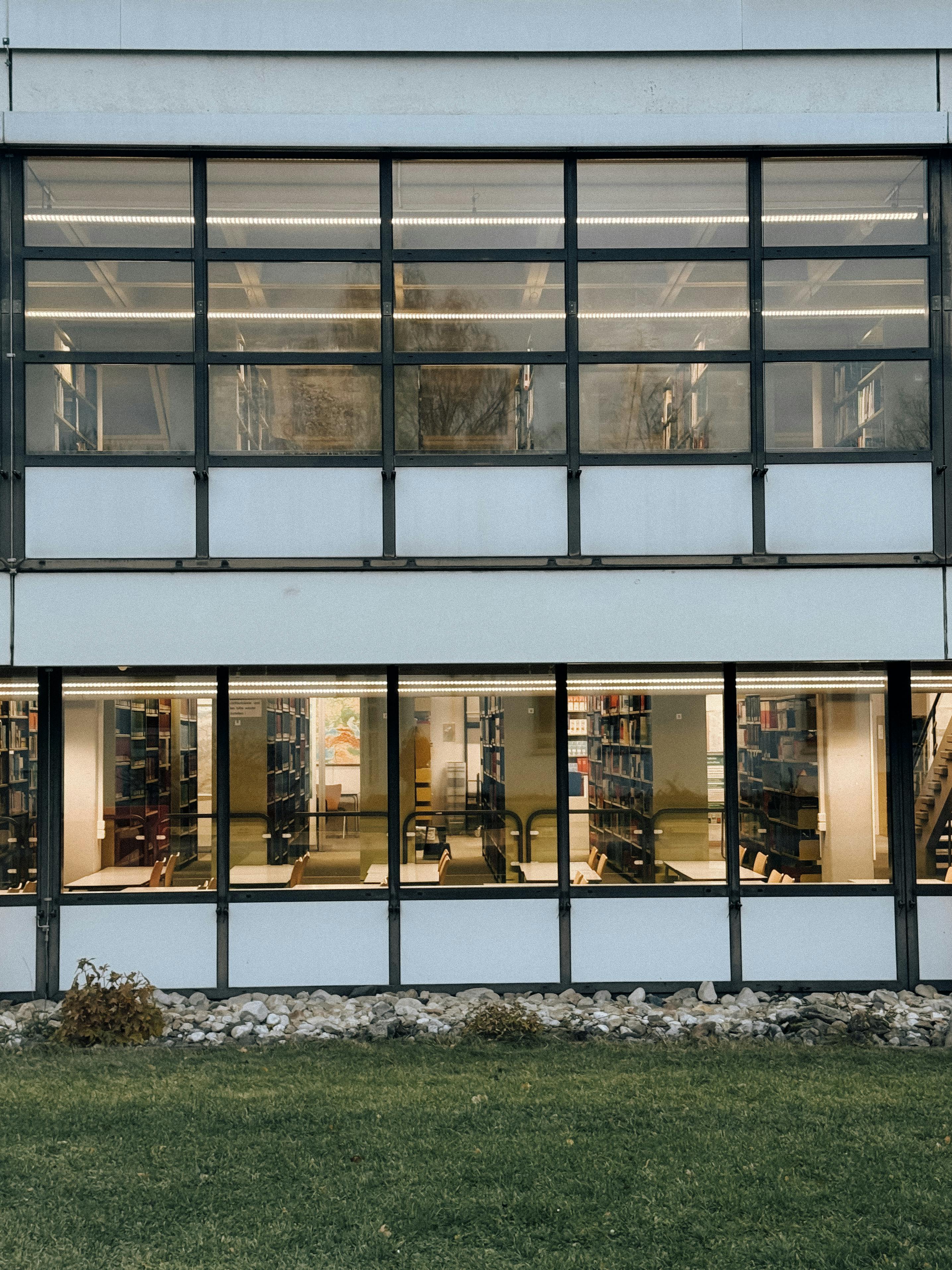 Modern Library Exterior with Tall Windows in Bavaria · Free Stock Photo