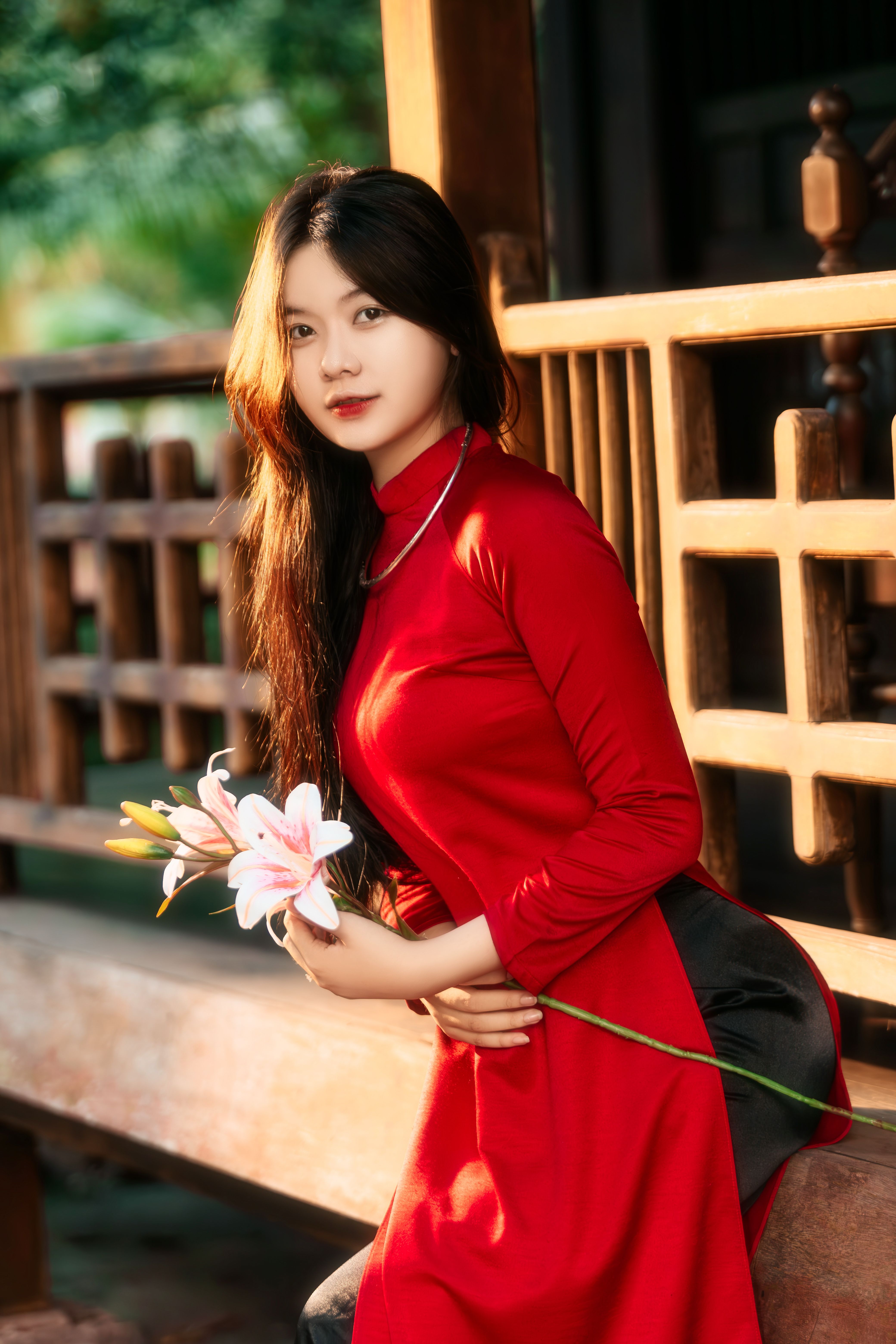Feminine Charm Photos, Download The BEST Free Feminine Charm Stock ...