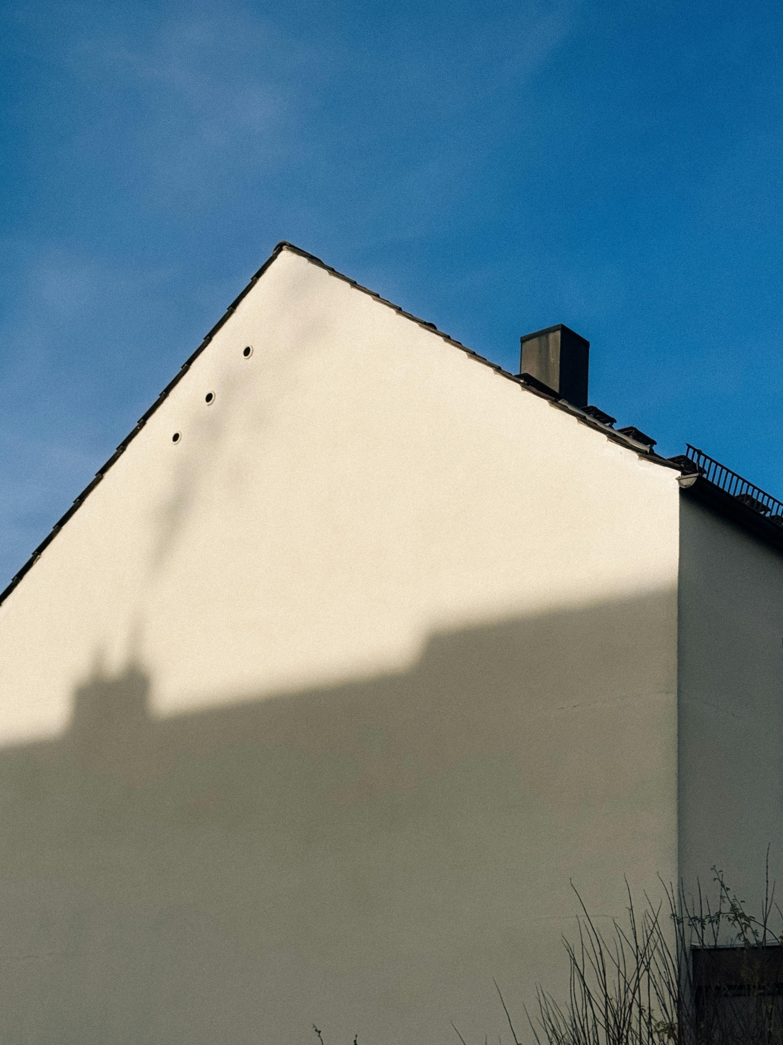 Minimalist architecture in Bayreuth, Germany · Free Stock Photo