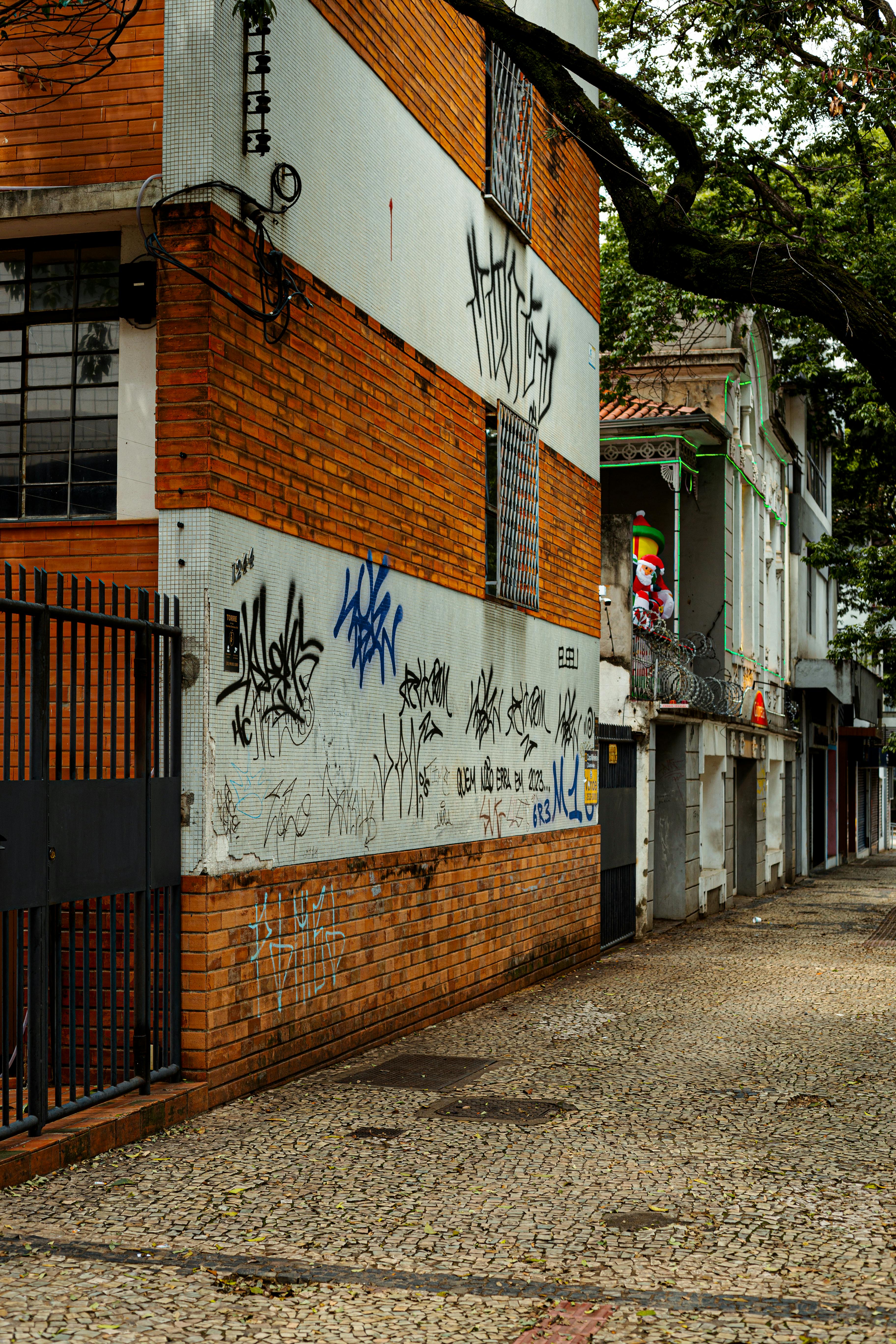Rua Urbana Com Grafite Em Belo Horizonte · Foto profissional gratuita
