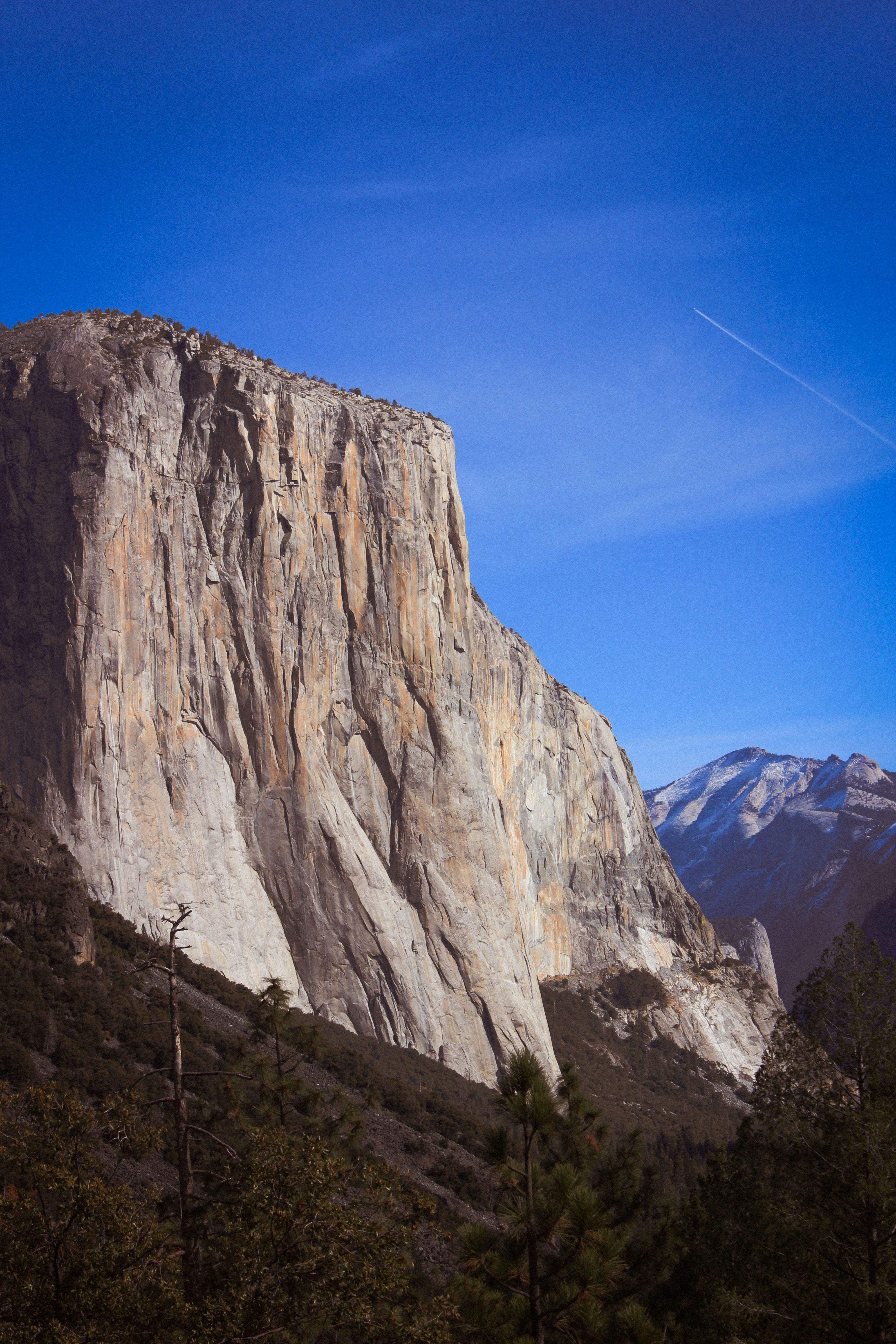Majestic El Capitan in Yosemite National Park · Free Stock Photo