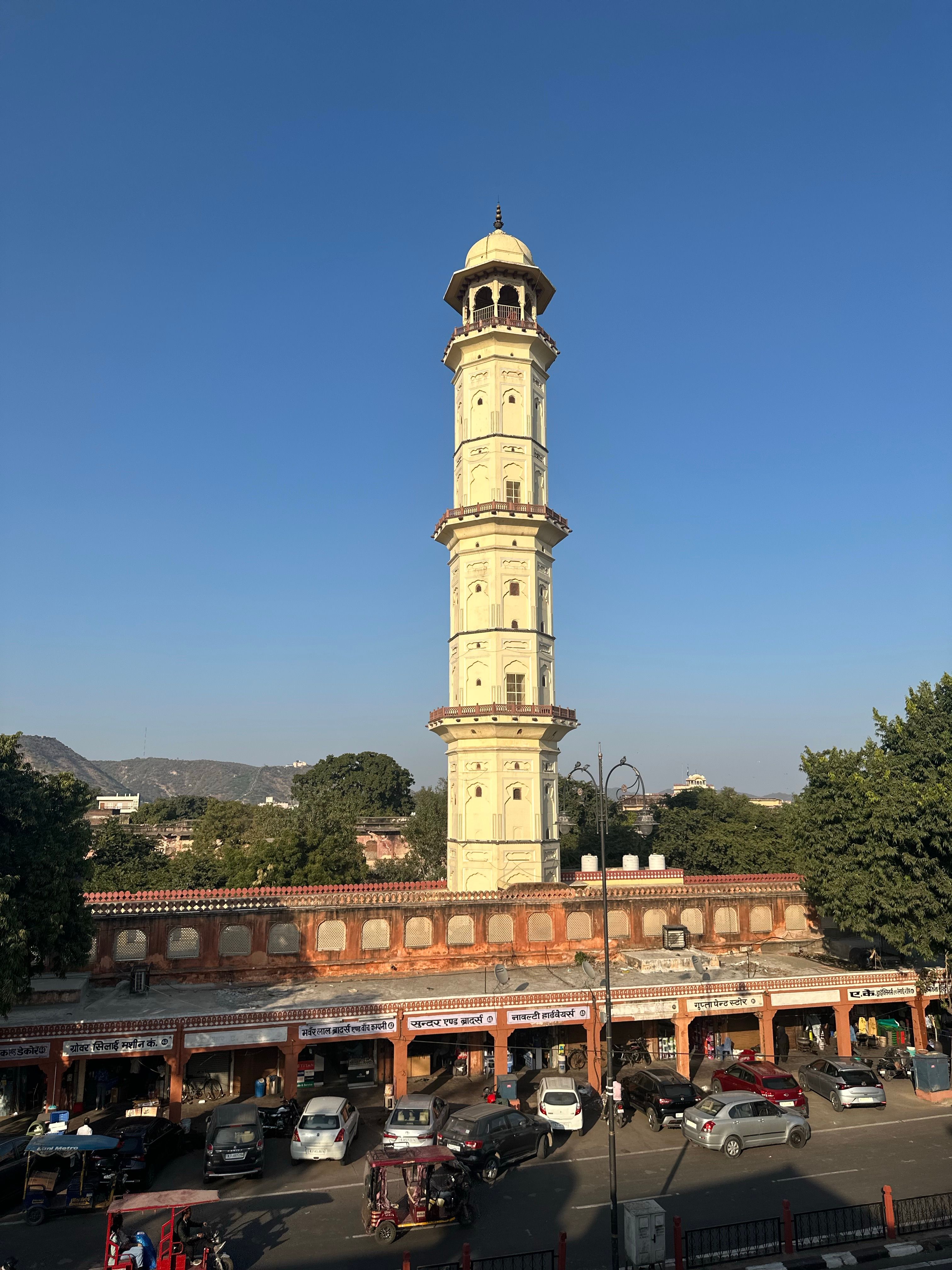 Iconic Ishvara Lat Tower in Jaipur, India · Free Stock Photo
