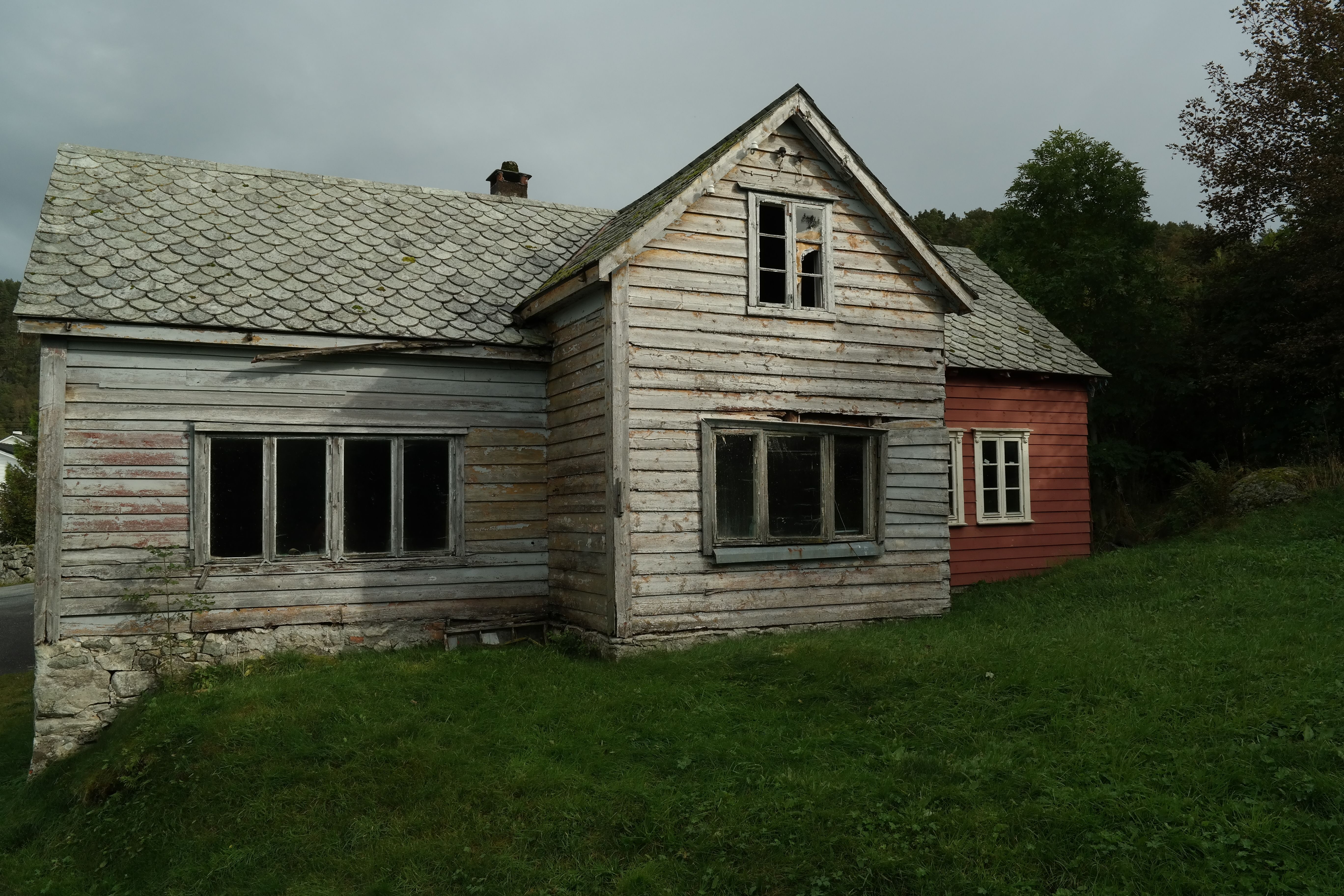 Old Rustic Wooden House in Countryside · Free Stock Photo