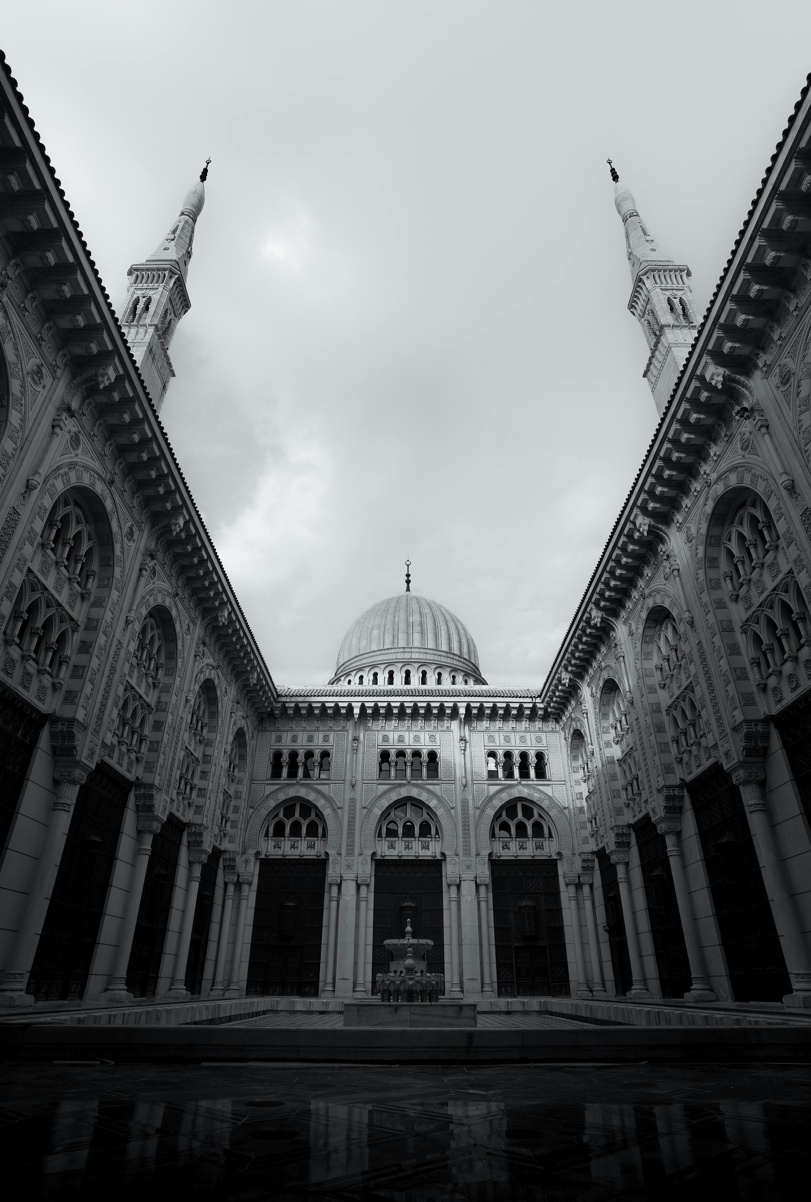 Stunning Monochrome Mosque Architecture · Free Stock Photo