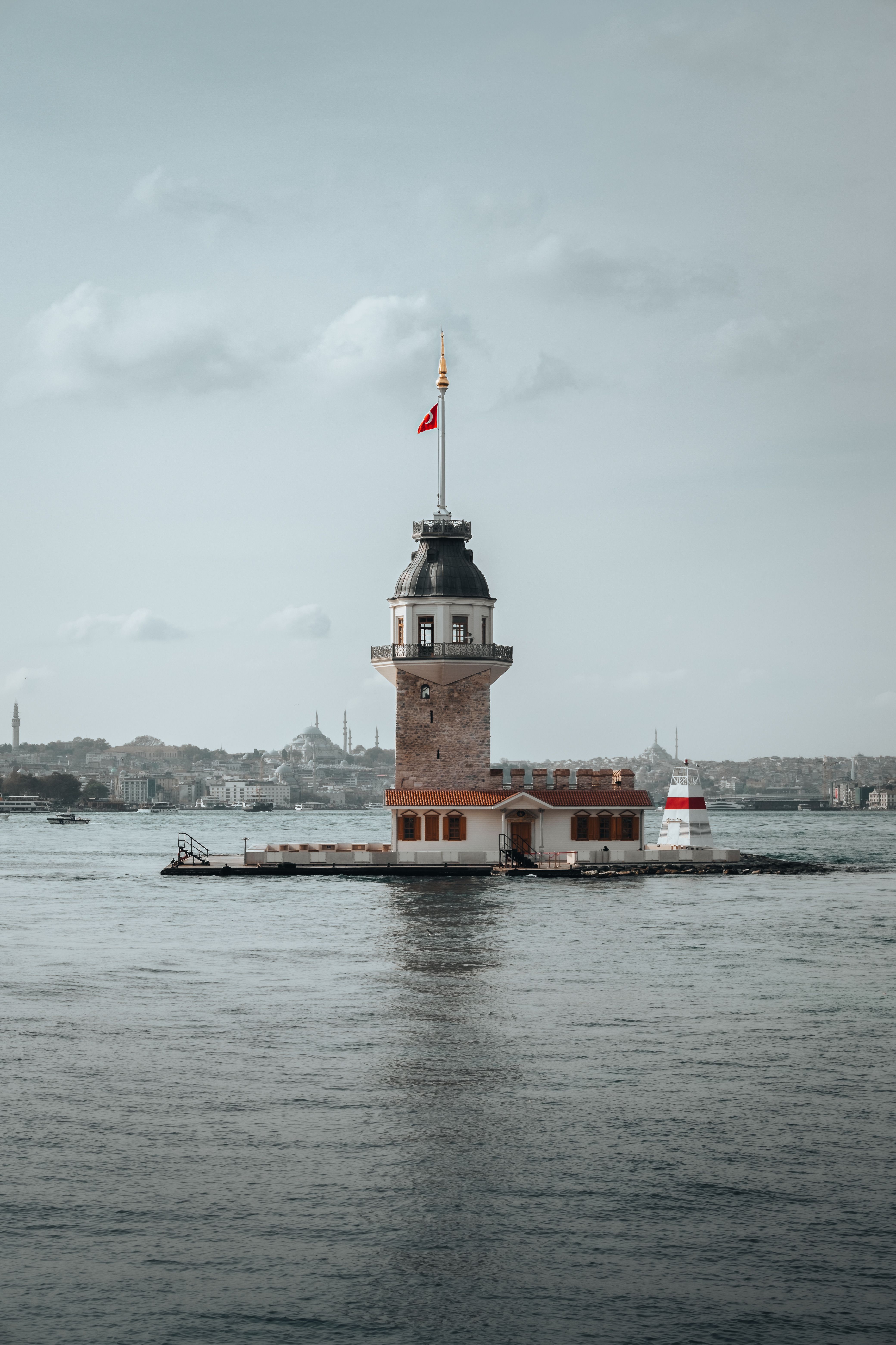 Kız Kulesi İstanbul Sakin Deniz Manzarası · Ücretsiz Stok Fotoğraf