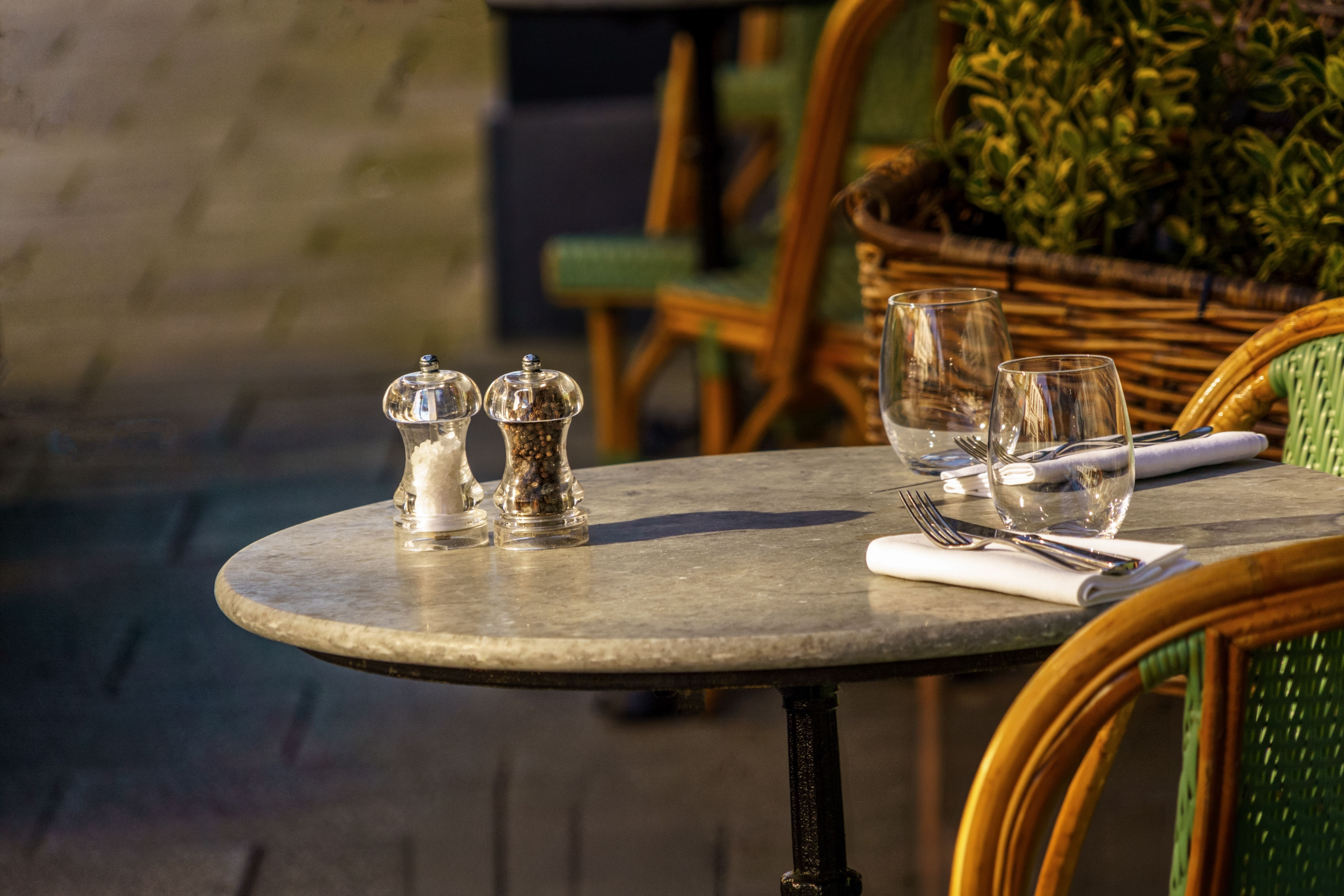 Charming Outdoor Dining Setting in Harrogate · Free Stock Photo