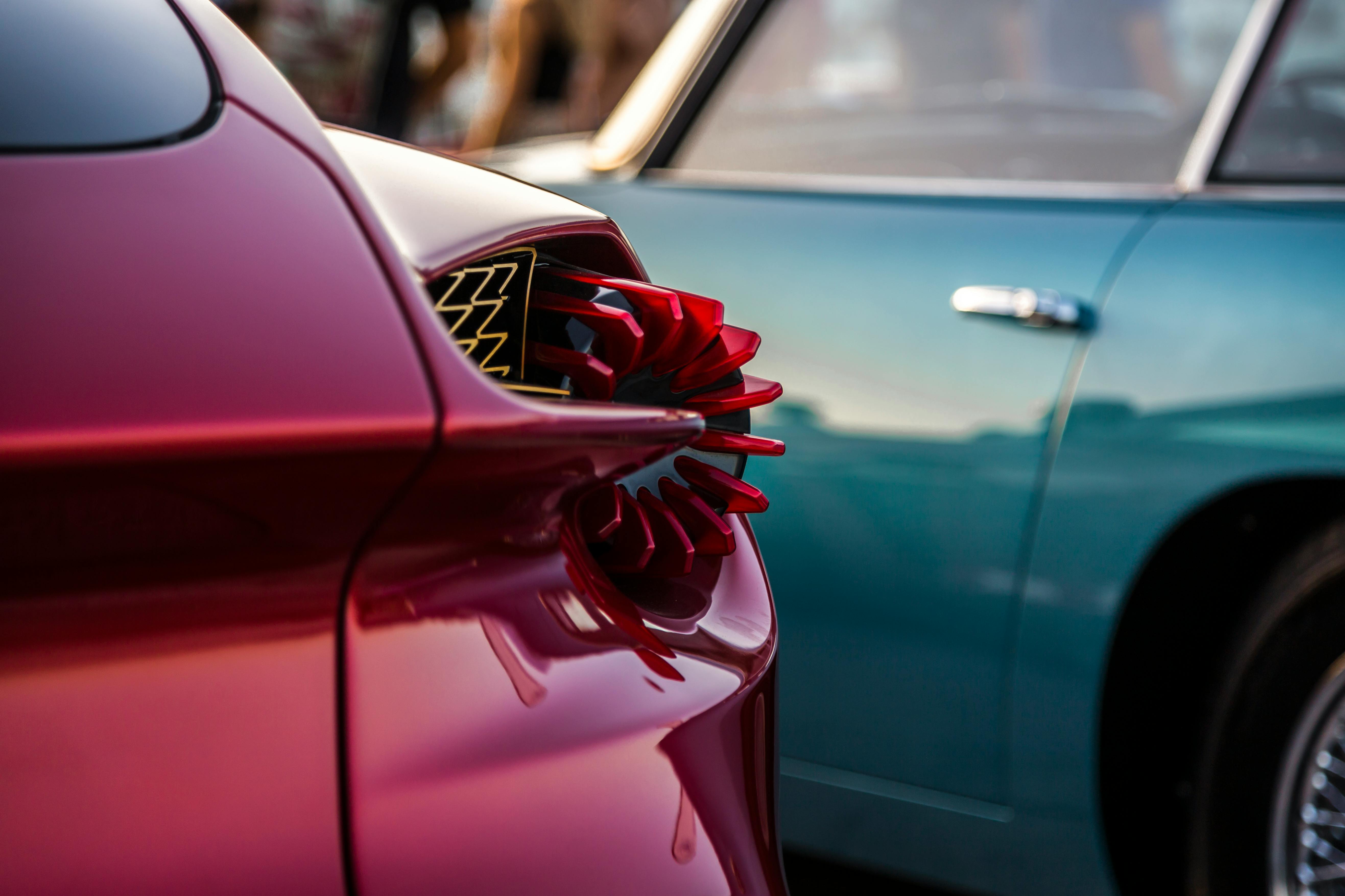 Close-Up of Classic Car Tail Light Design · Free Stock Photo