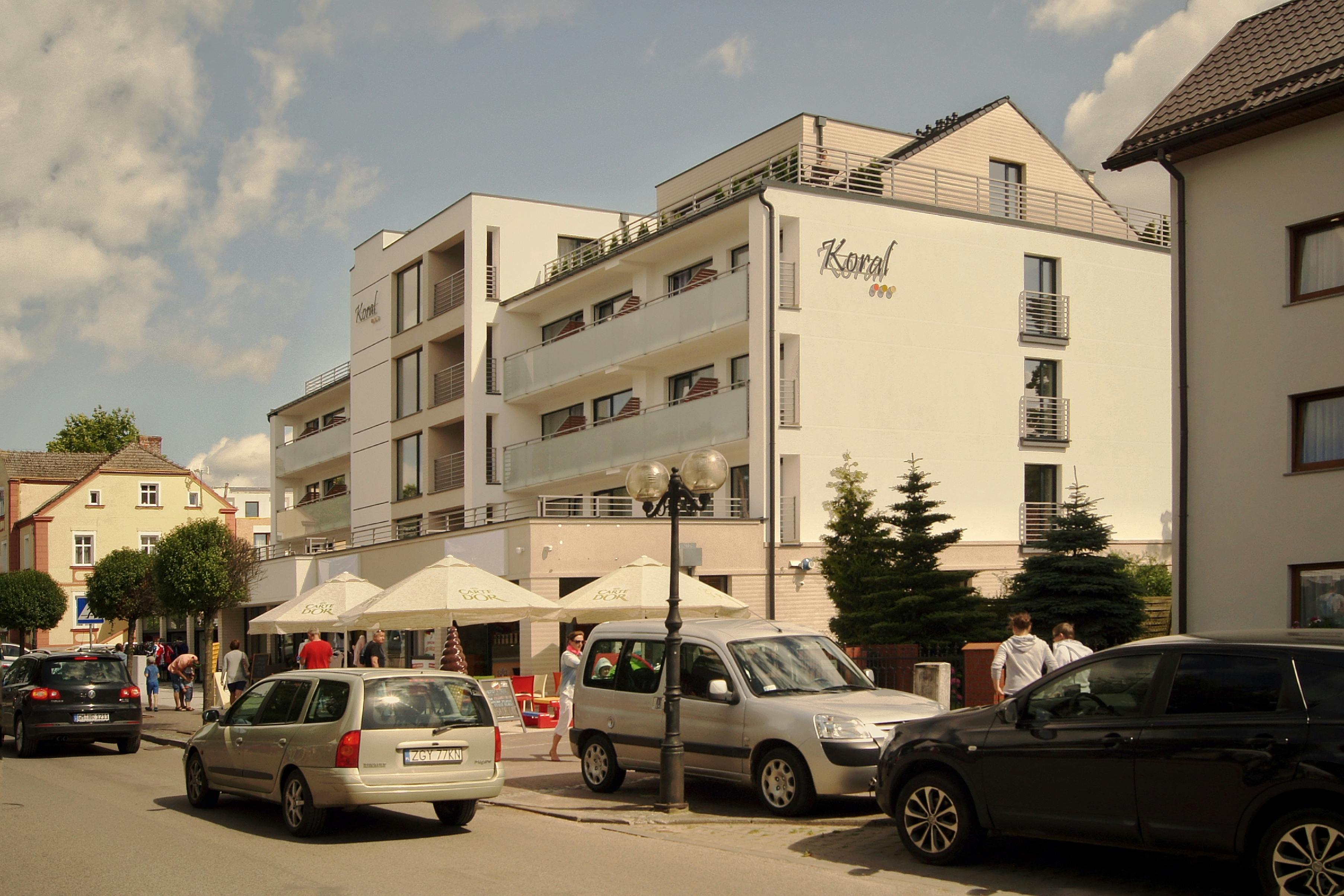 Modern Hotel Building with Street View · Free Stock Photo
