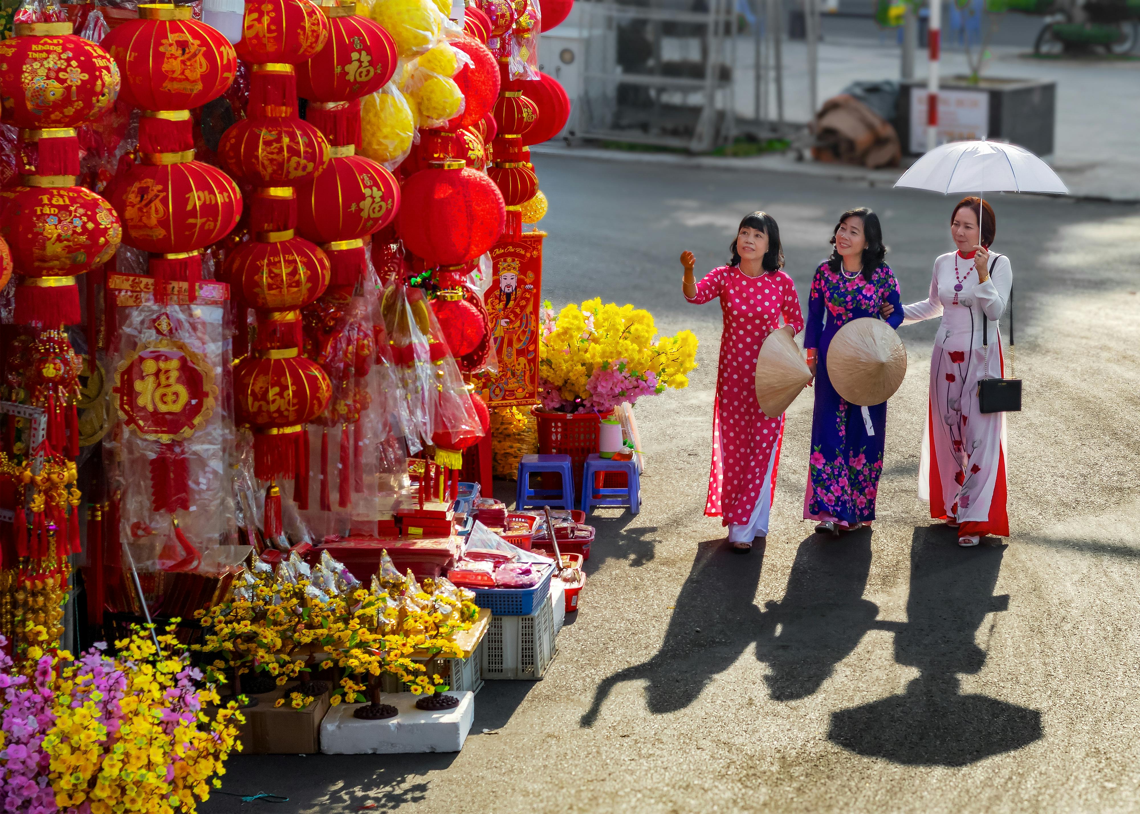 Menuang Tet Photos, Download The BEST Free Menuang Tet Stock Photos ...