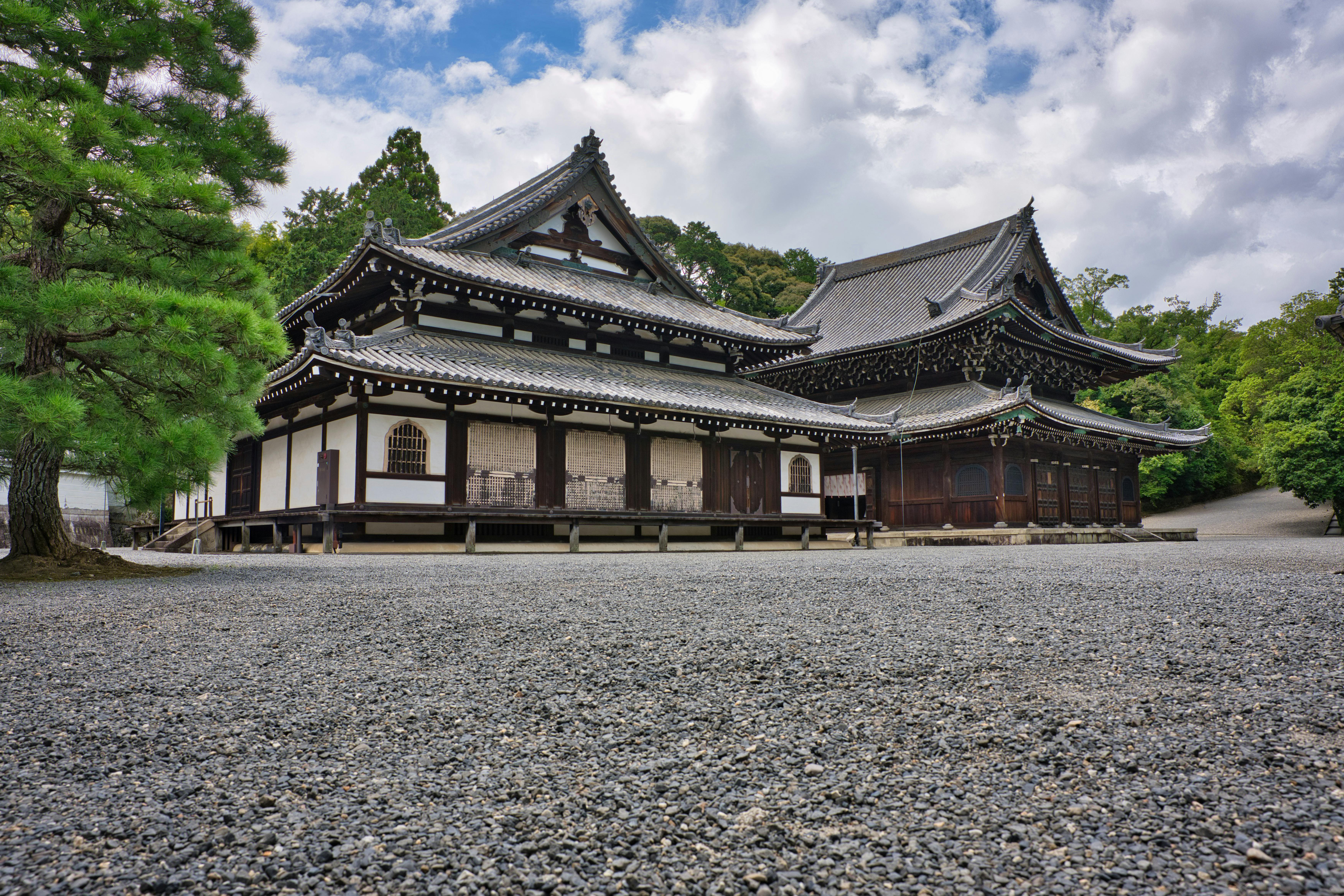 Traditional Japanese Temple in Kyoto, Japan · Free Stock Photo