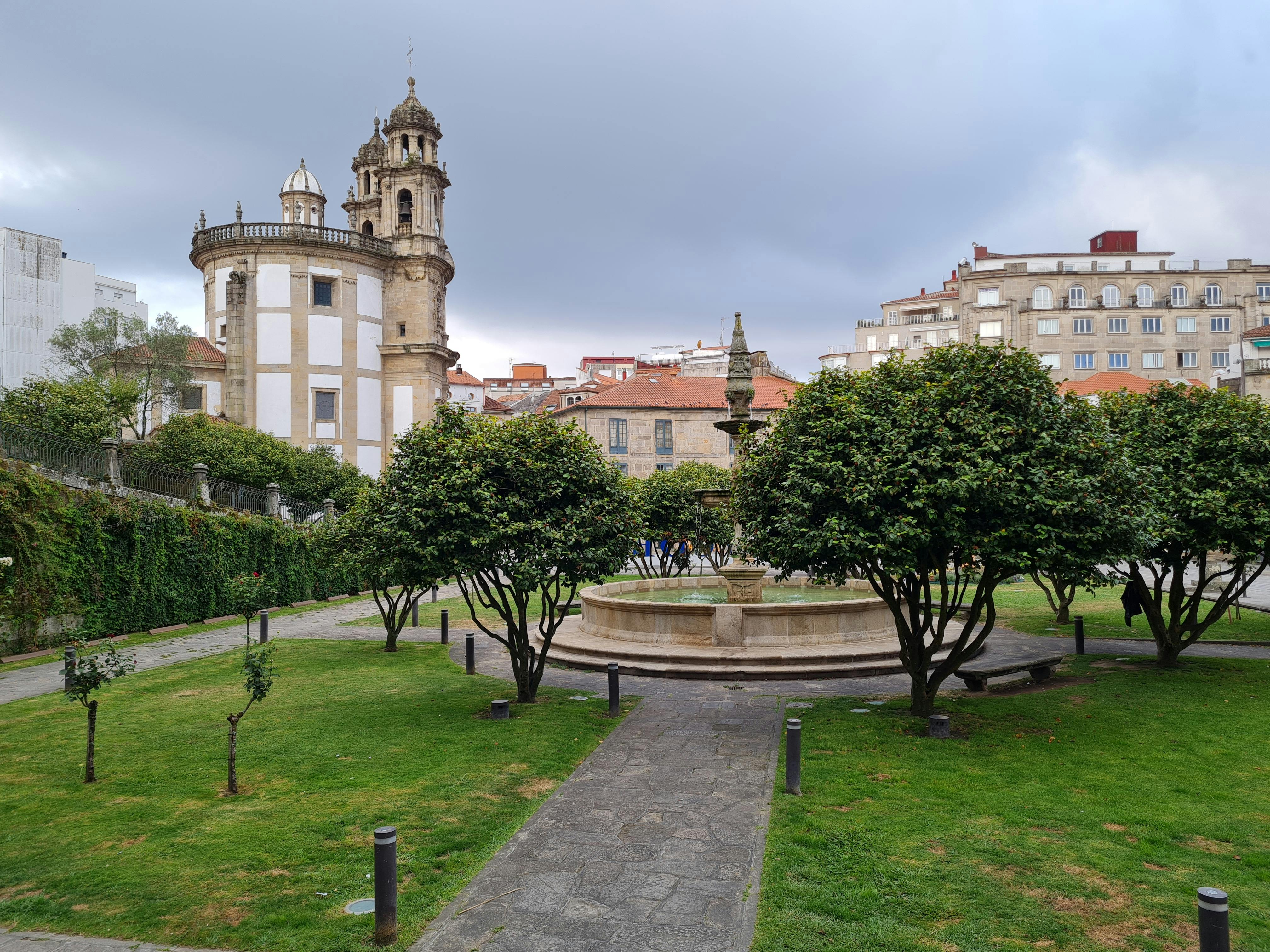 Historic European Plaza with Central Fountain · Free Stock Photo