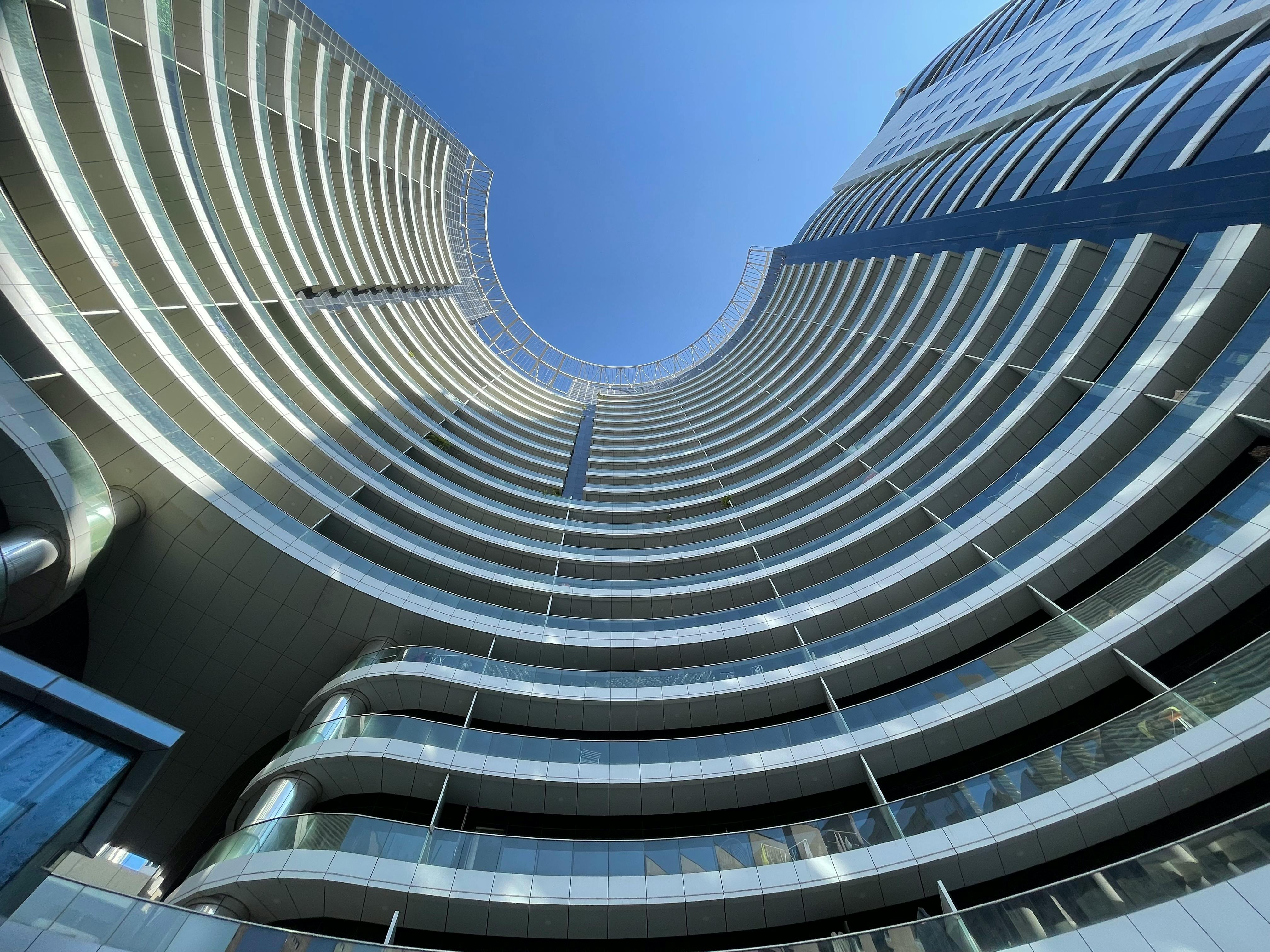 Curved Modern Architecture in Abu Dhabi · Free Stock Photo