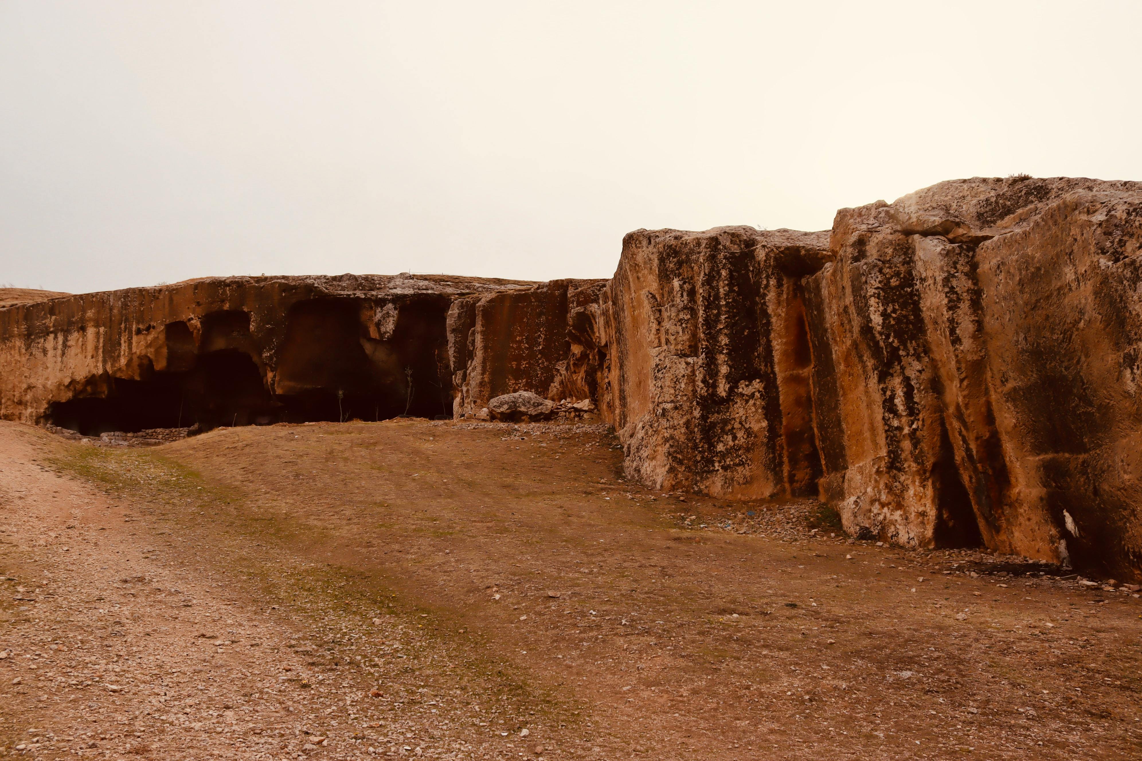 Ancient Rocky Landscape in Şanlıurfa, Türkiye · Free Stock Photo