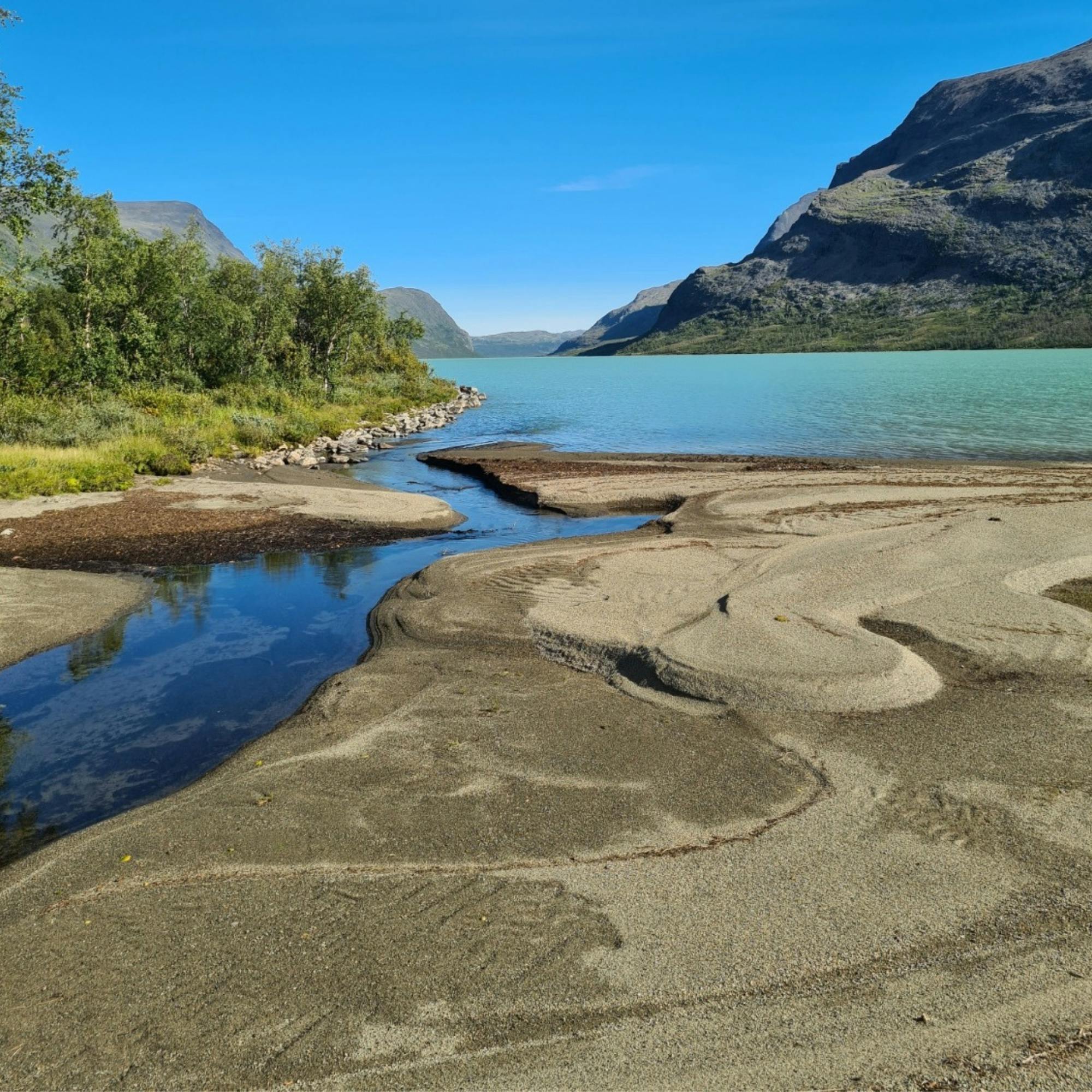 Scenic View of Norrbotten Lake and Mountains · Free Stock Photo
