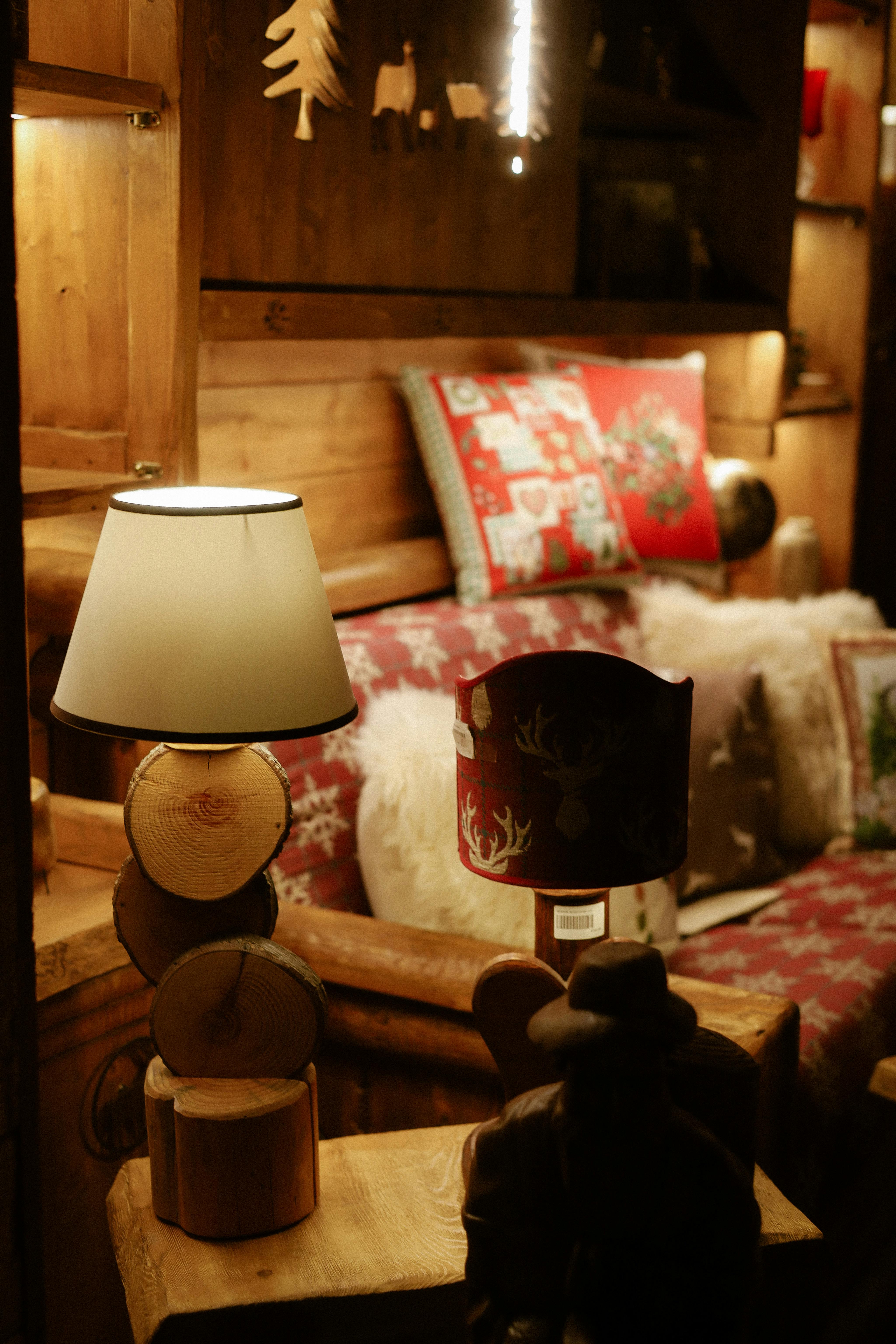 Cozy Rustic Cabin Interior with Warm Lighting · Free Stock Photo