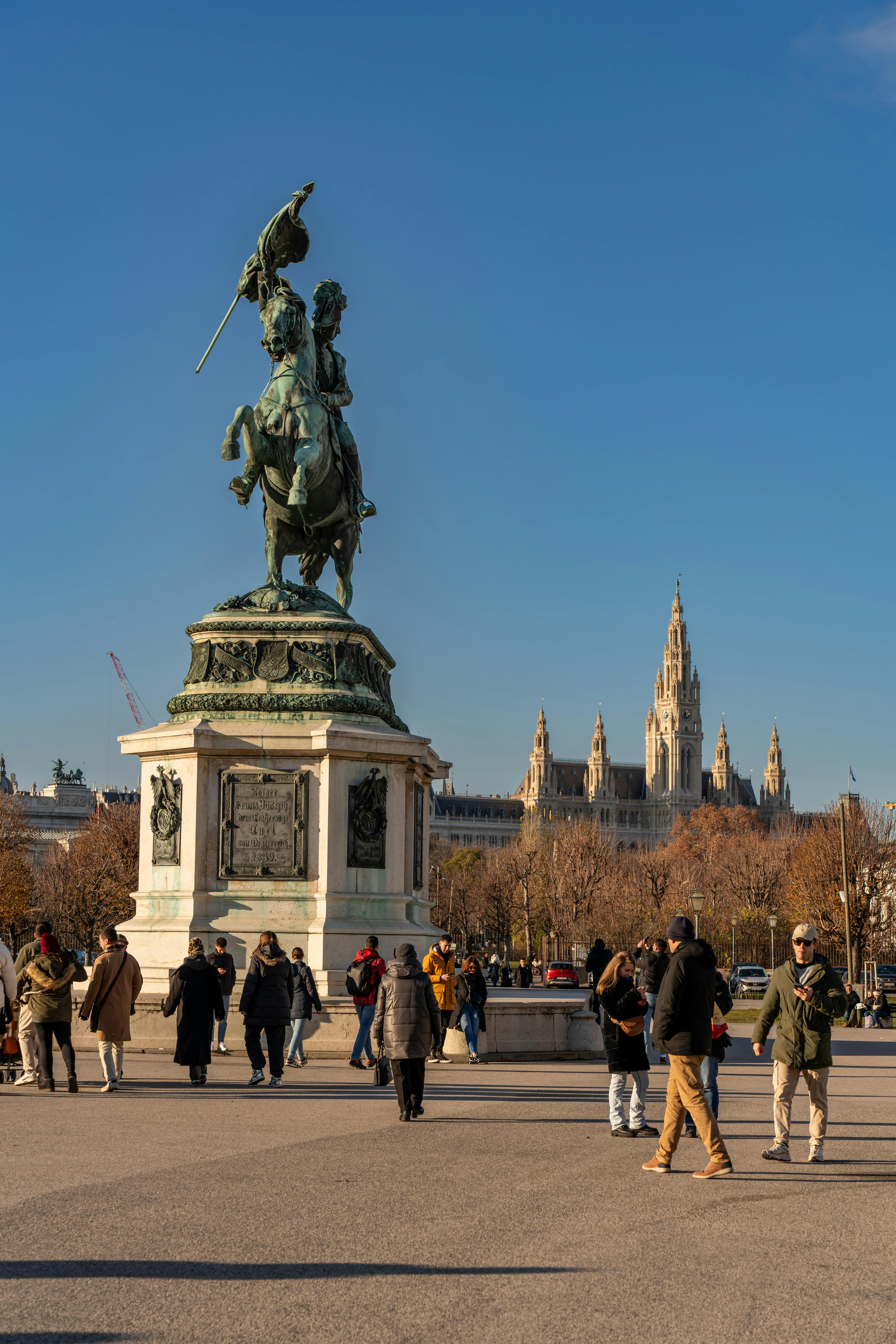 Historic Vienna Statue in Winter Sunshine at Heldenplatz · Free Stock Photo