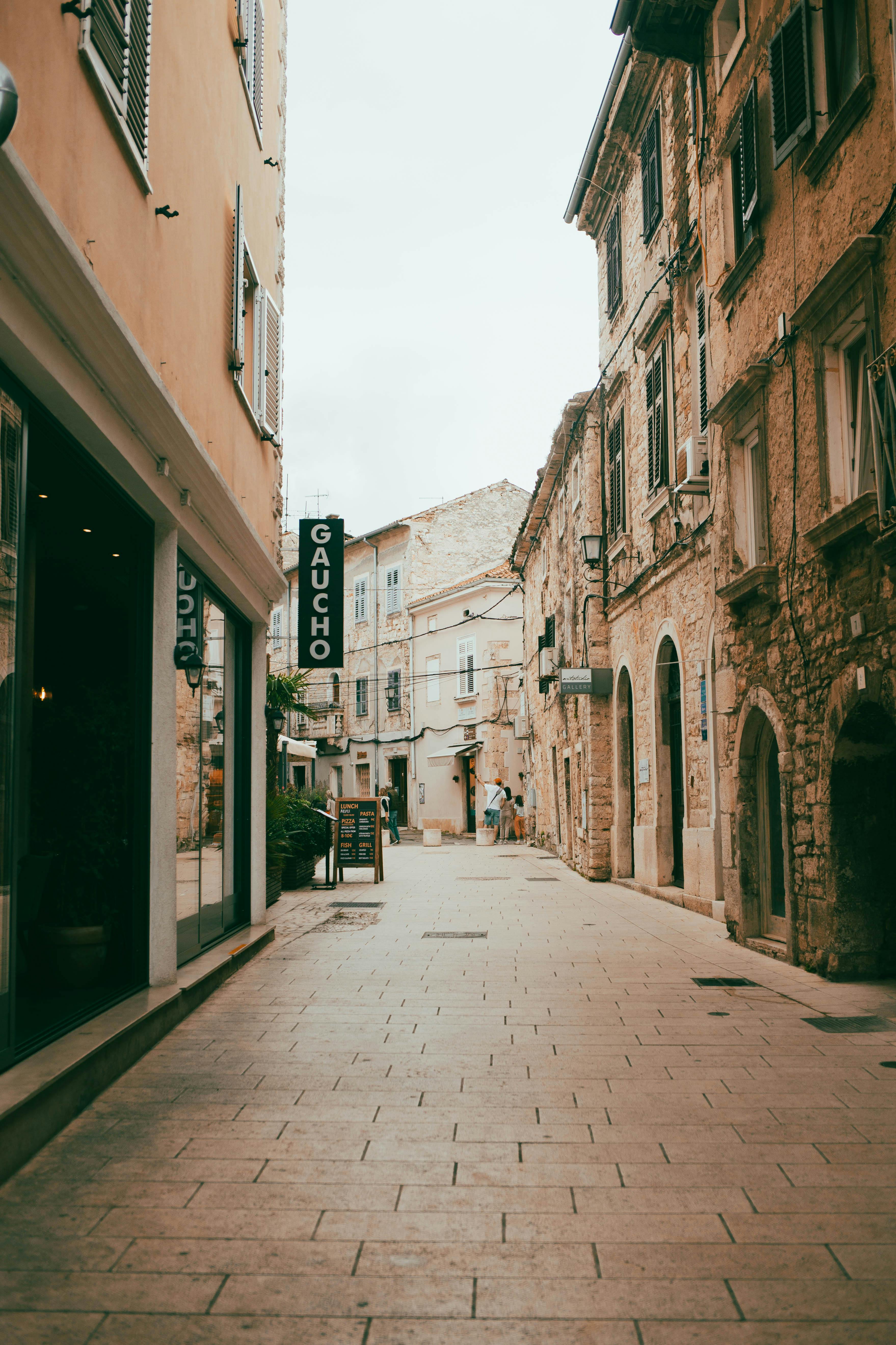 Charming Street View in Historic Pula, Croatia · Free Stock Photo